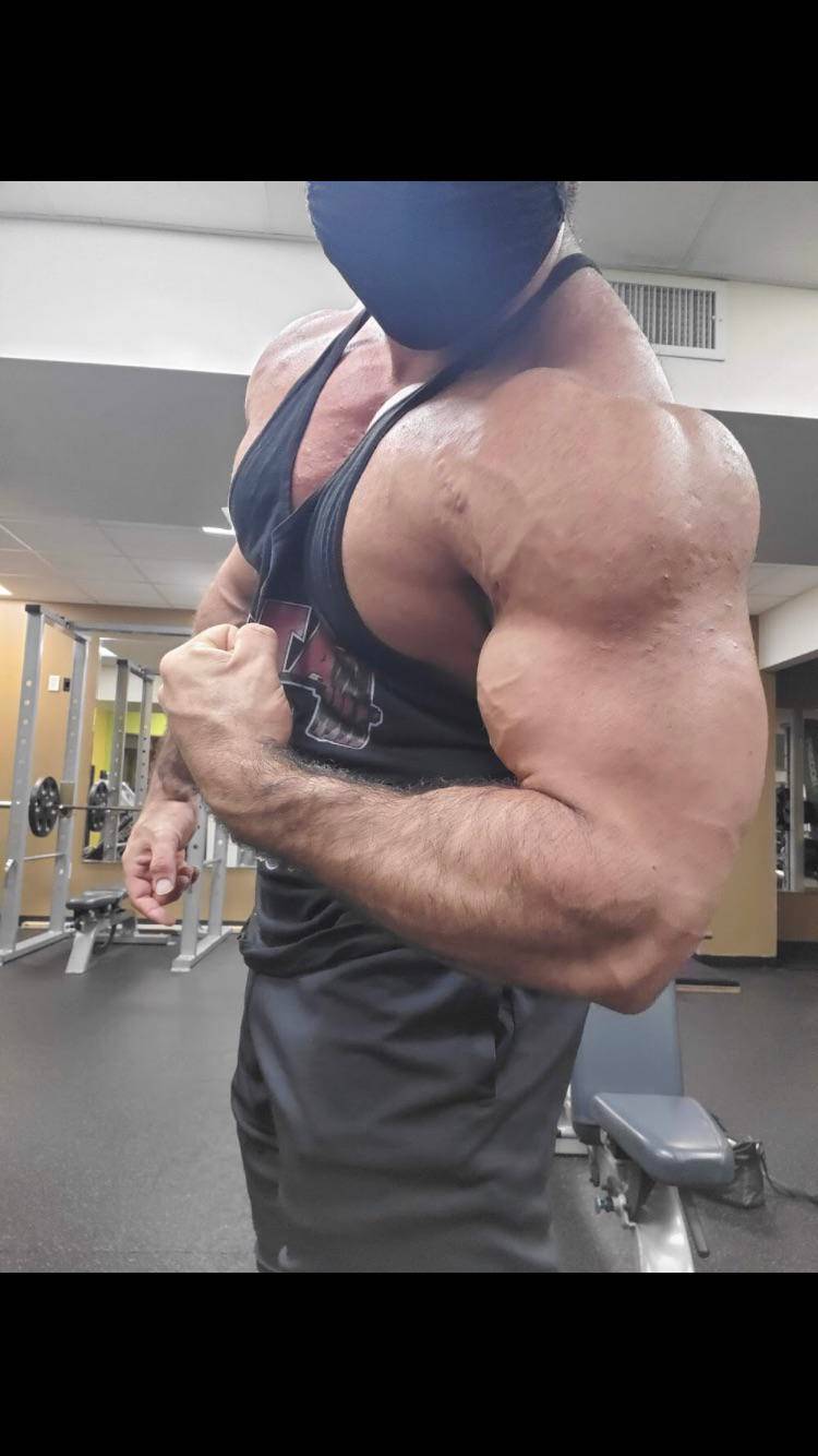 When you train with a mask on you look like your about to rob someone [m] | Scrolller