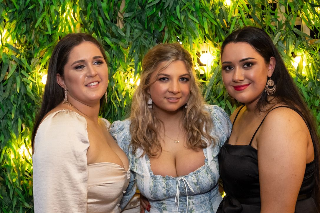 Busty babes | Scrolller