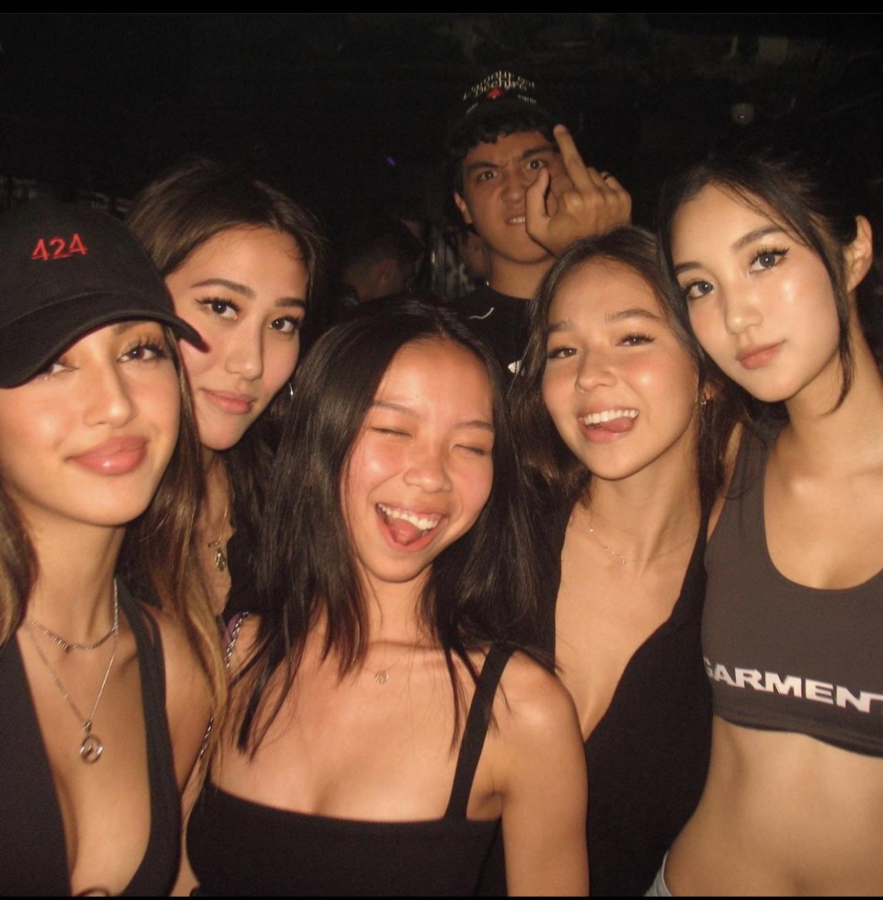 Which one do you pick? | Scrolller