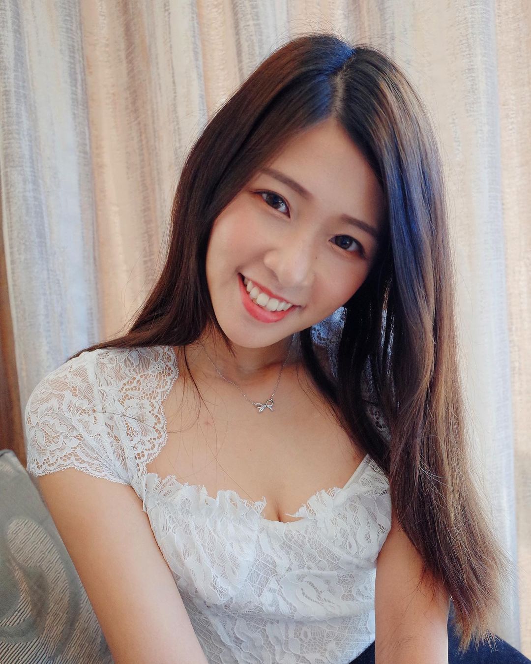 White lace | Scrolller