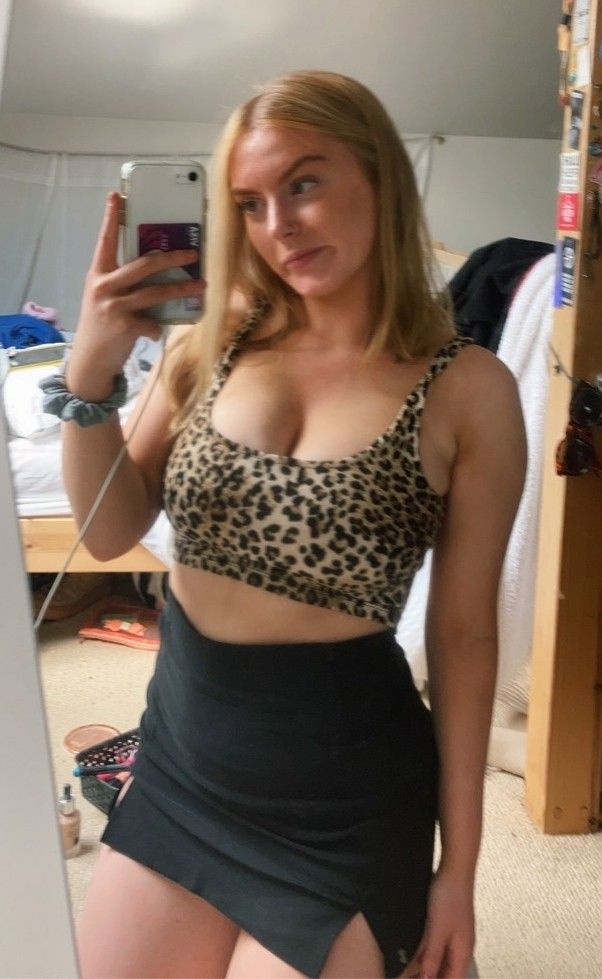 Who can tribute\edge\worship her with me - Wickr ThrowawayUR | Scrolller