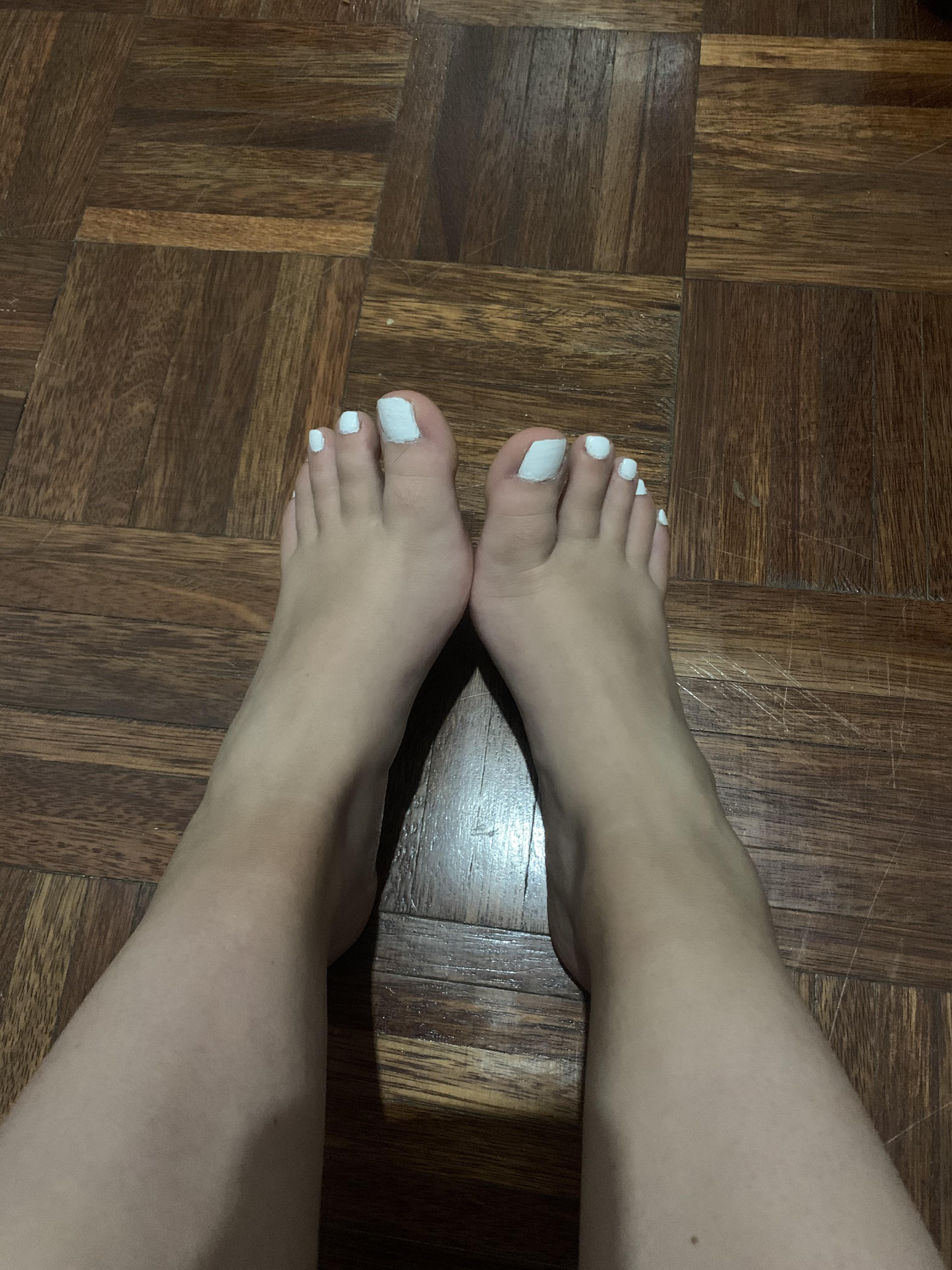 Who here likes white nails?! | Scrolller