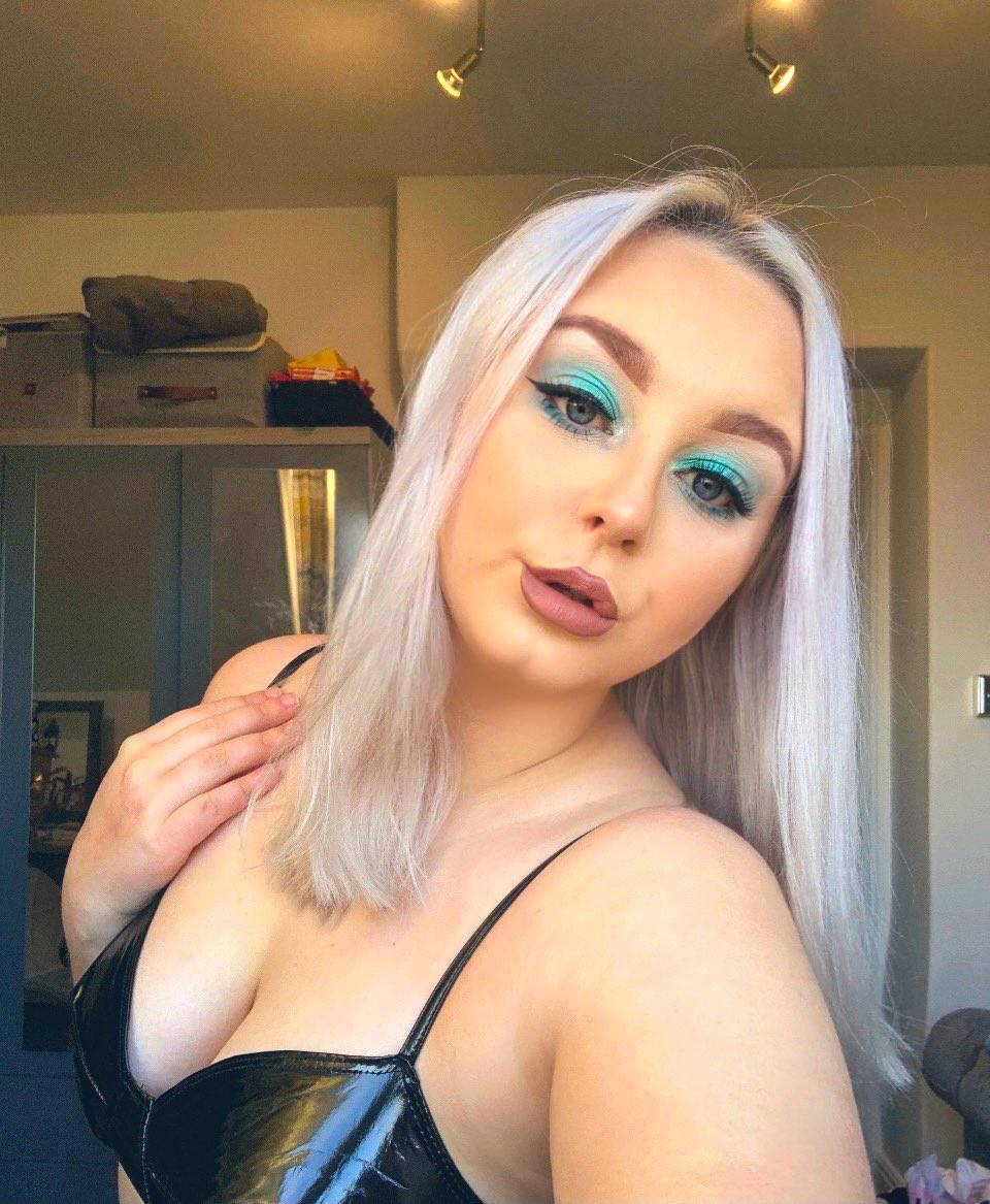 Who is ready to be trained in being a feminize sissy slut and also ready to get owned by goddess ...