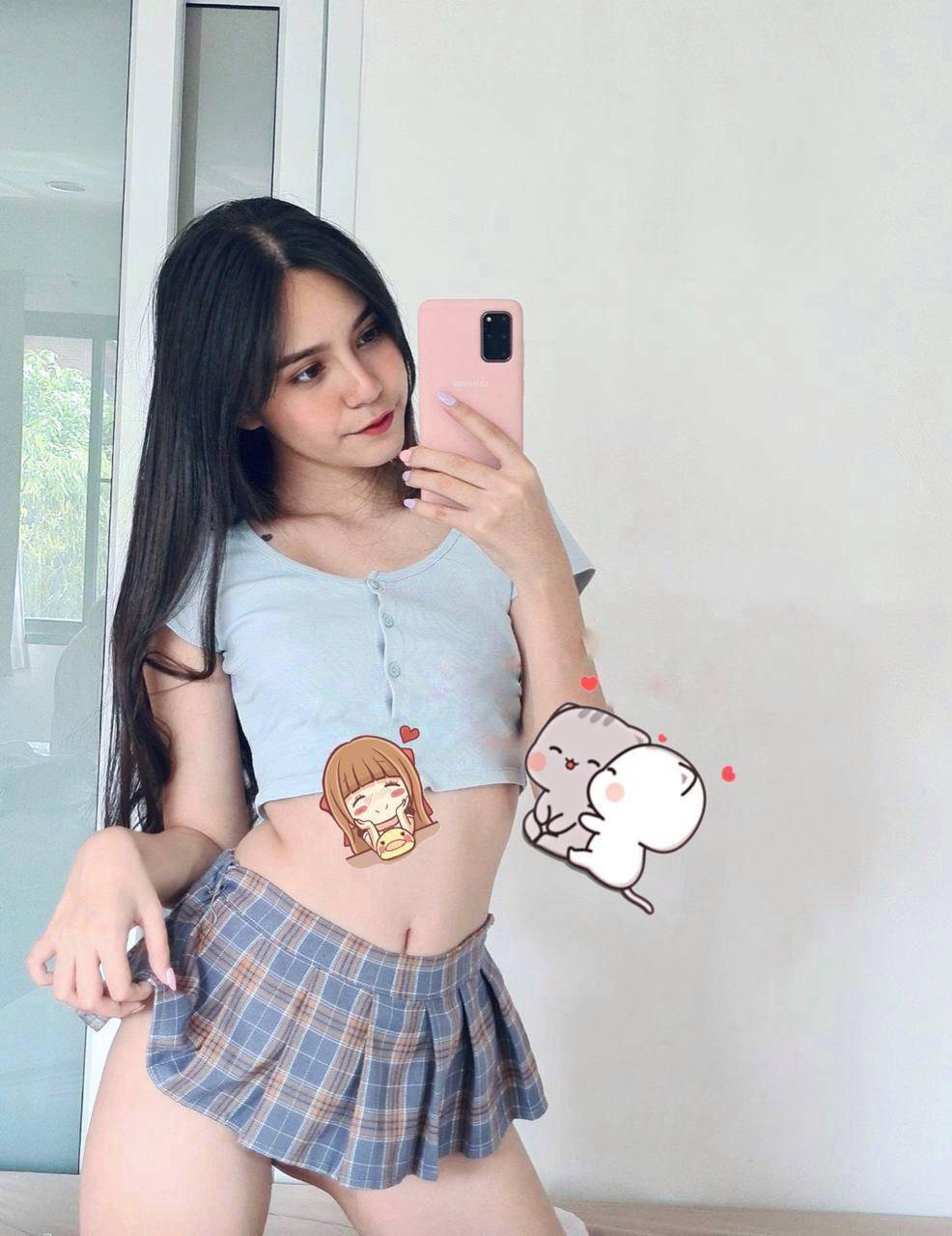 Who is she? | Scrolller