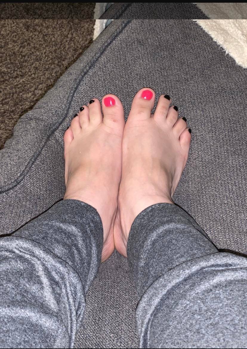 Chubby Toes Anyone Scrolller