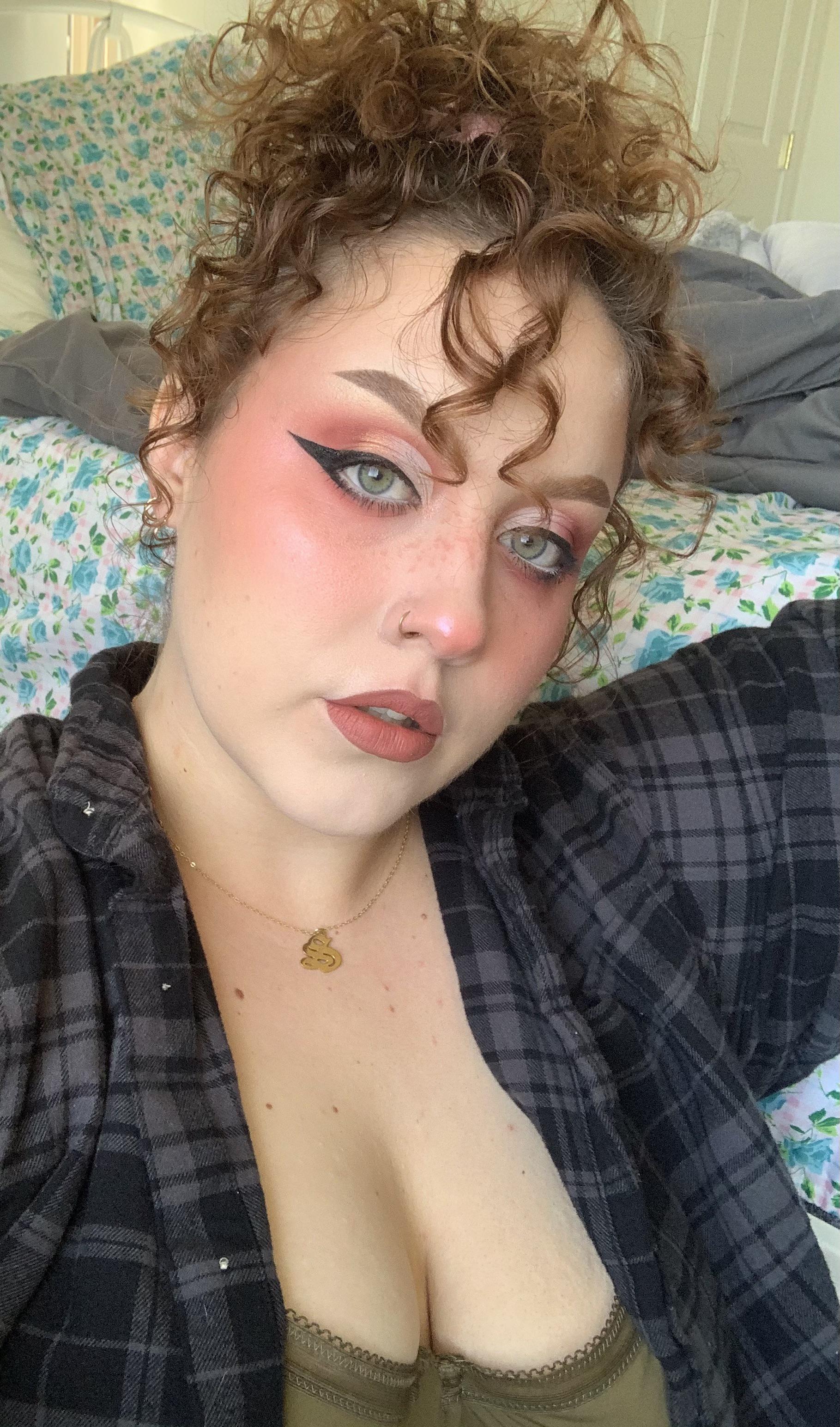 who loves blushy redheads? 🥰 | Scrolller