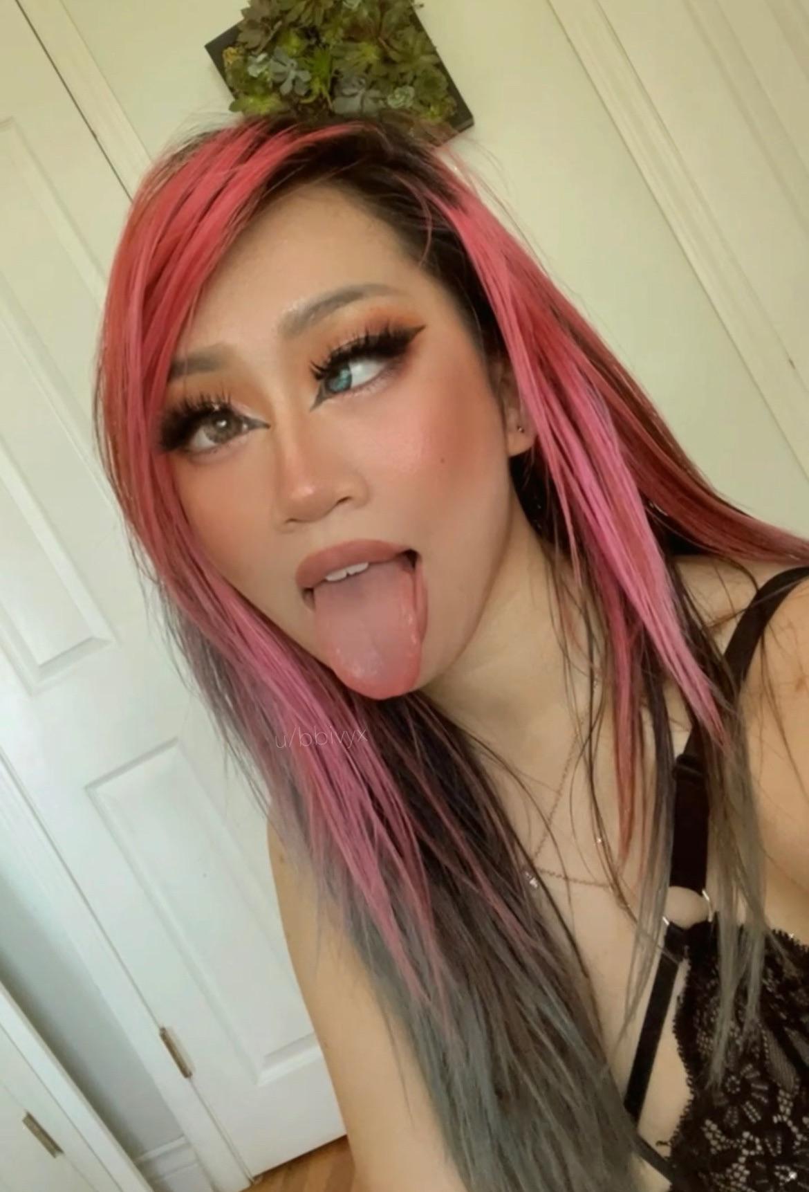 Cum in my pretty little mouth 🥺 | Scrolller