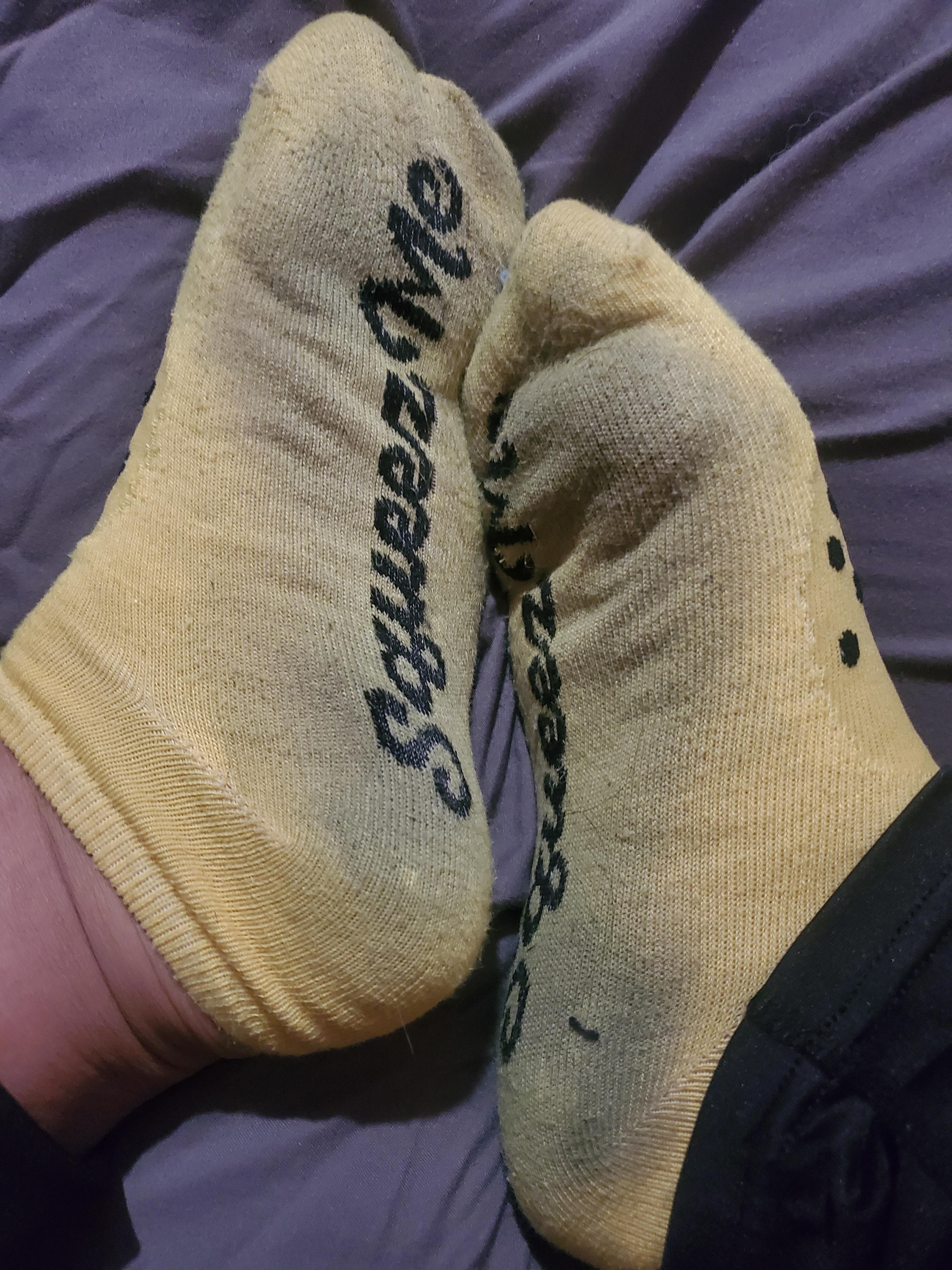 Who wants to be my first locktber and become addicted to my socks. | Scrolller
