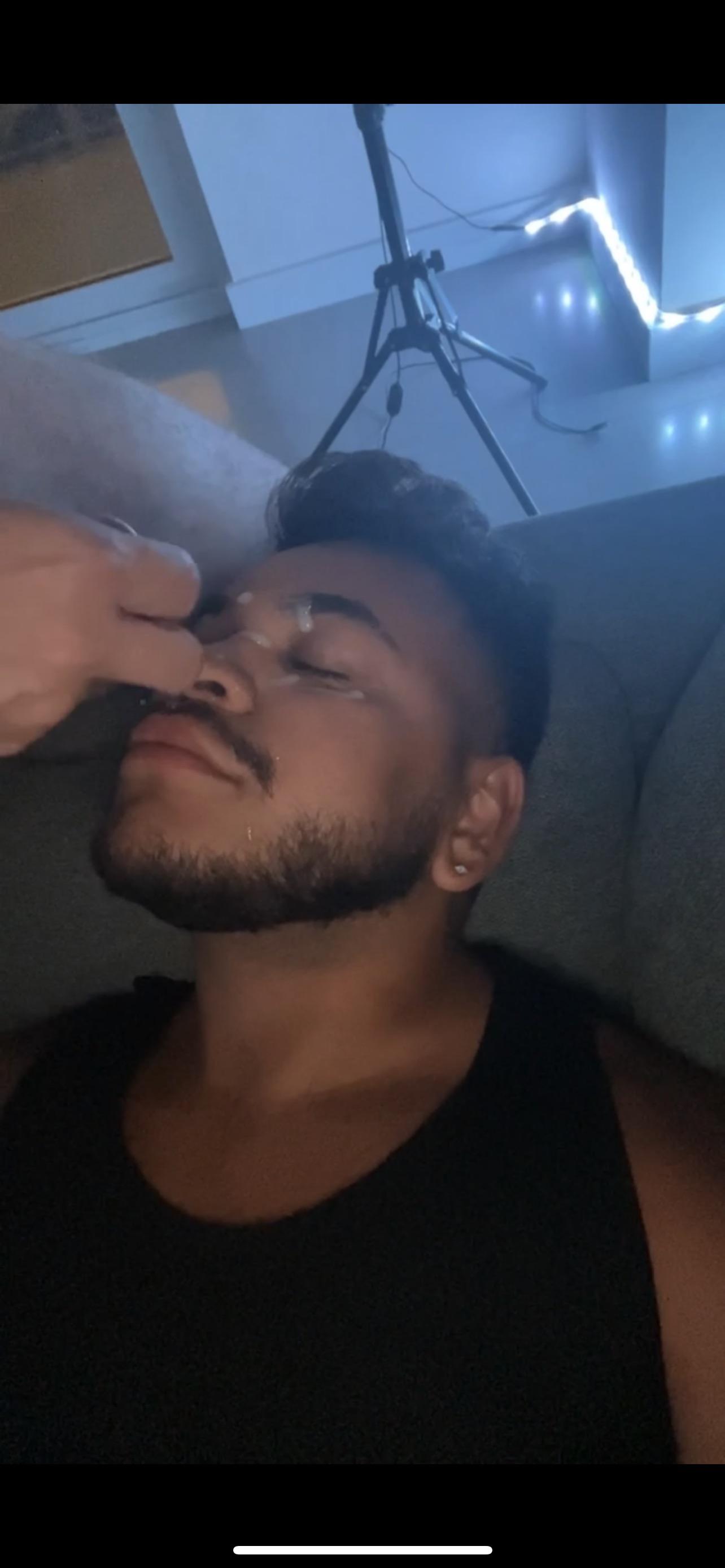 Who wants to give me their load In public? | Scrolller