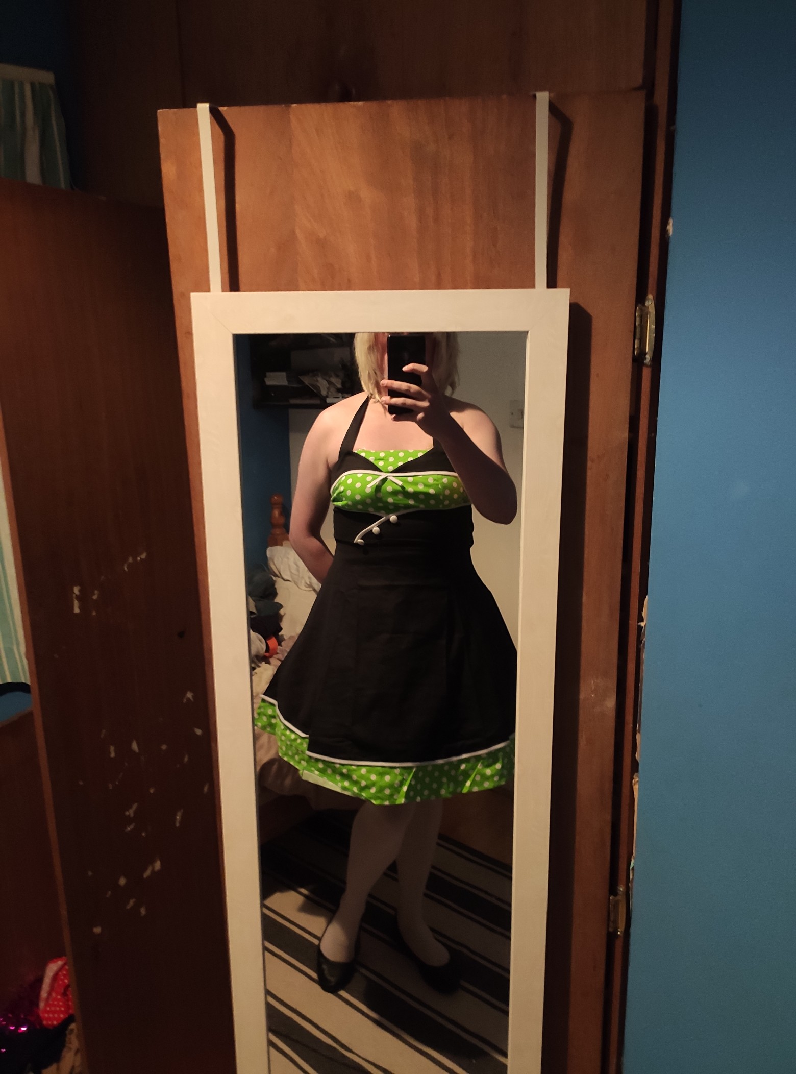 Who wants to humiliate a little beta boi Kik JessSissi | Scrolller