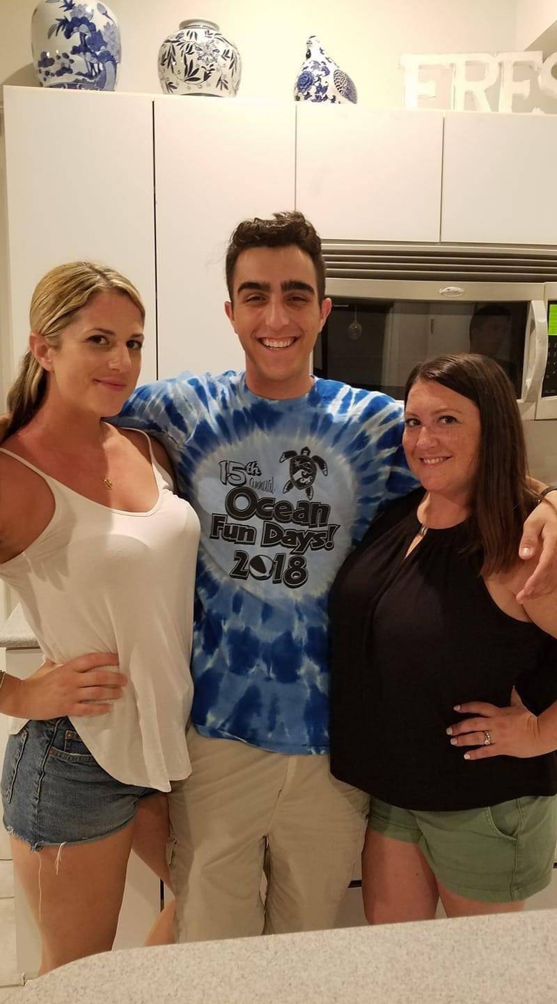 Who we taking home? Tall or short? | Scrolller