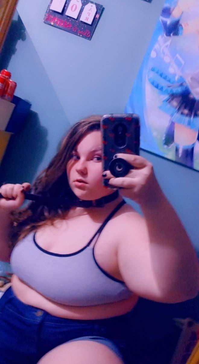 Who's into bdsm/choking? | Scrolller