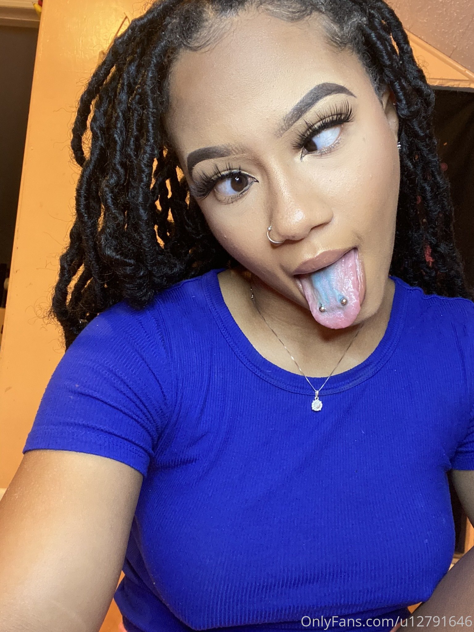 Whos the Queen? : 188 | Scrolller