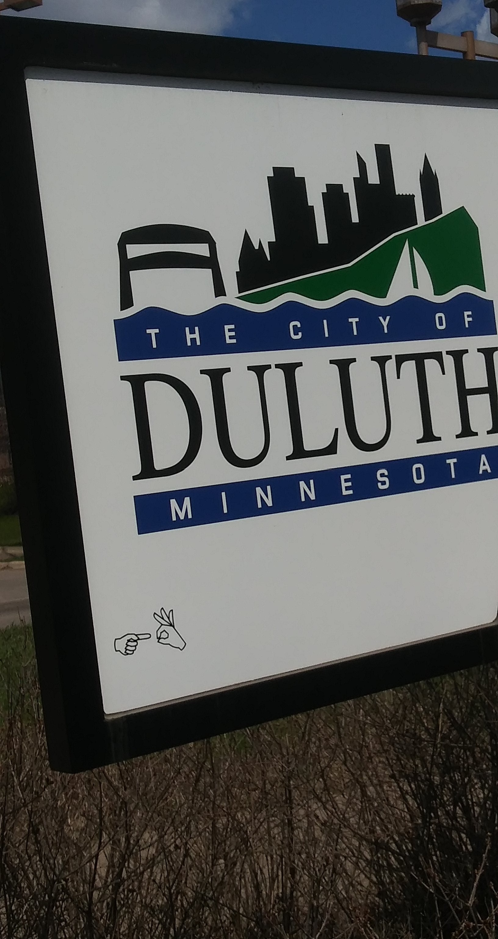 Why did this vandal decide to write in Wingdings?! | Scrolller