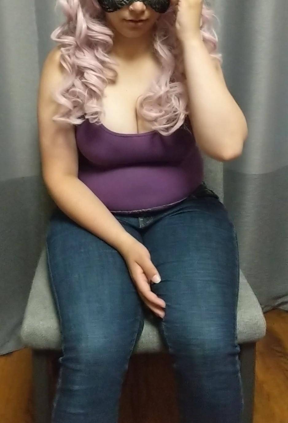 Why do all my clothes look like they are at maximum capacity 😅🤣 | Scrolller