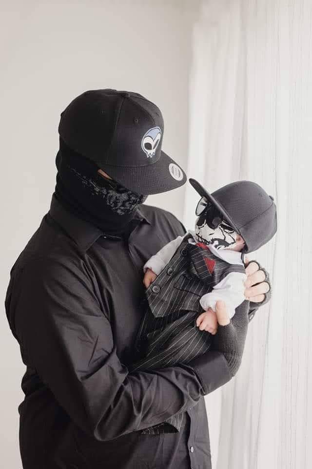 Blursed_shadman with his kid | Scrolller
