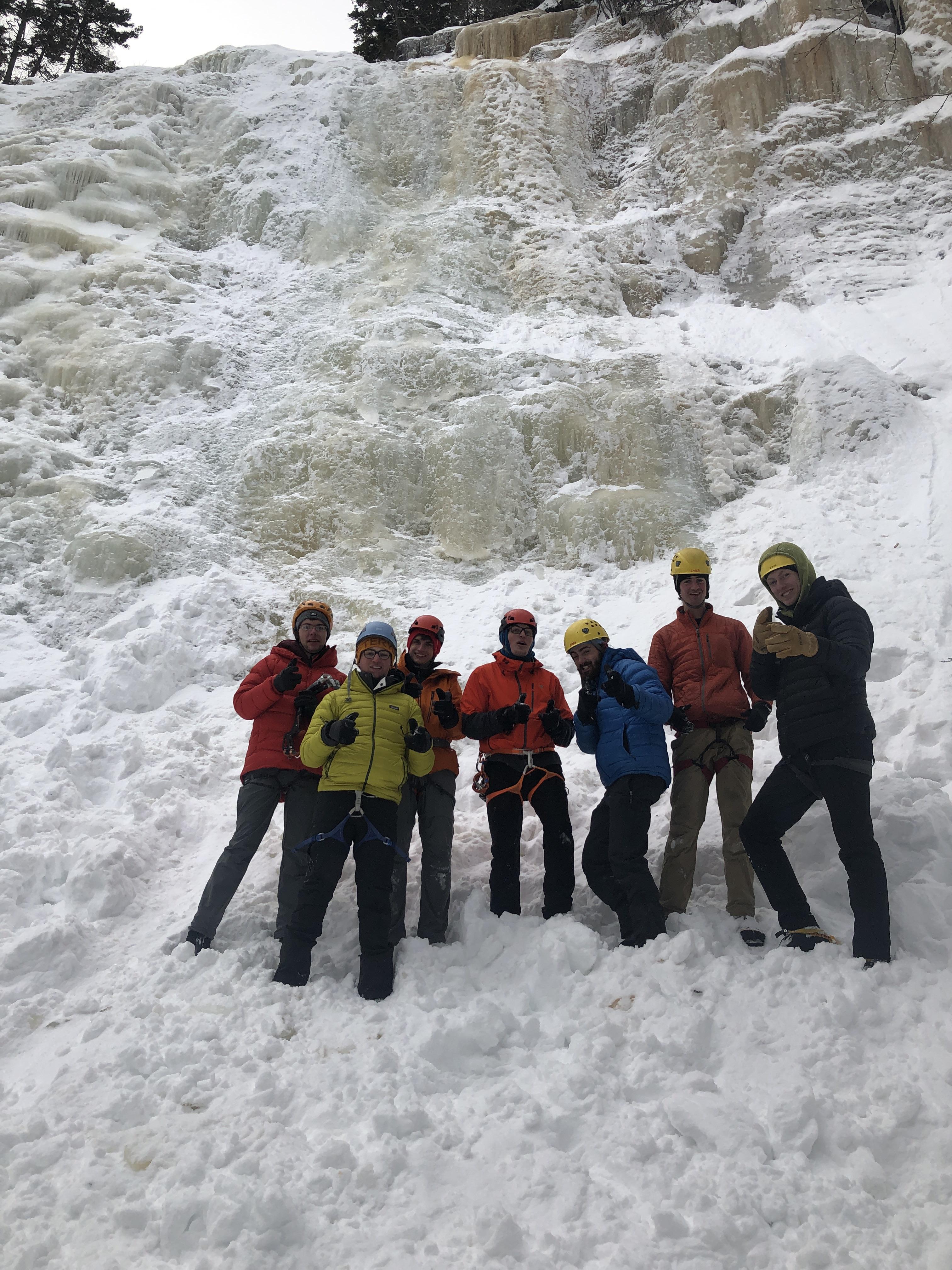 WI2-WI3+ lines on the main flow at Arethusa falls, NH | Scrolller