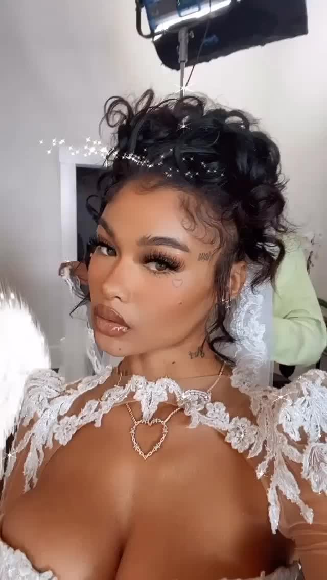 Wifey Material | Scrolller