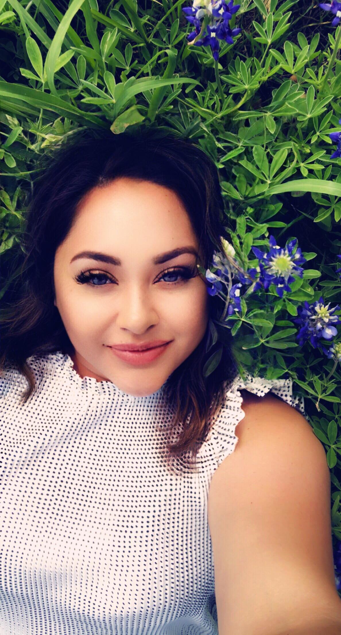 Wild flower selfie | Scrolller