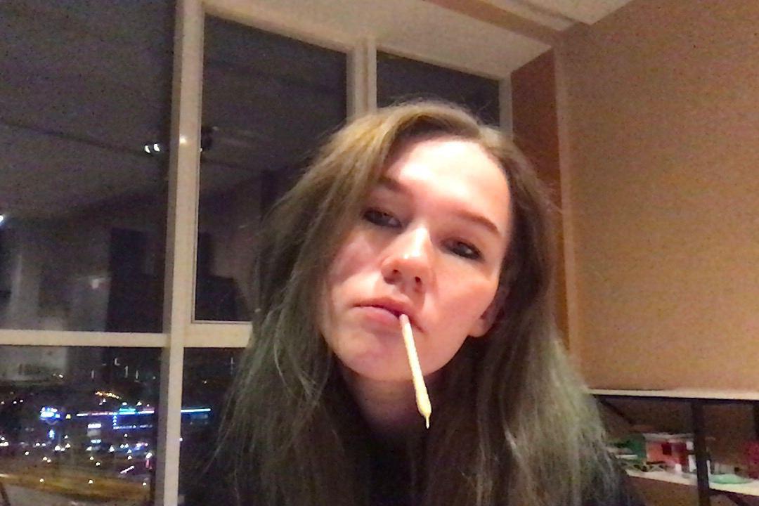 we should hang out | Scrolller