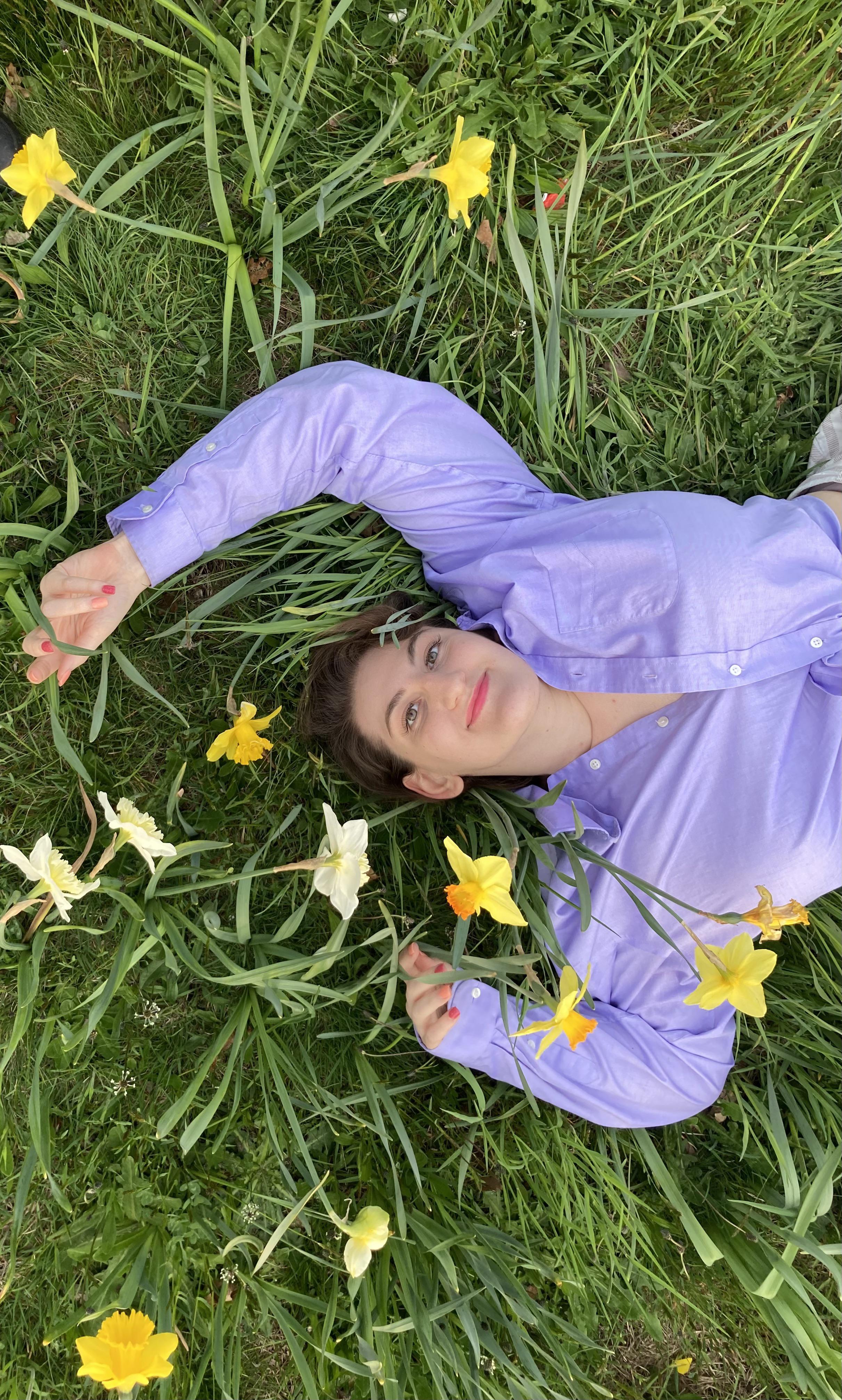 Will you come lie in the daffodils with me? 🔅 | Scrolller