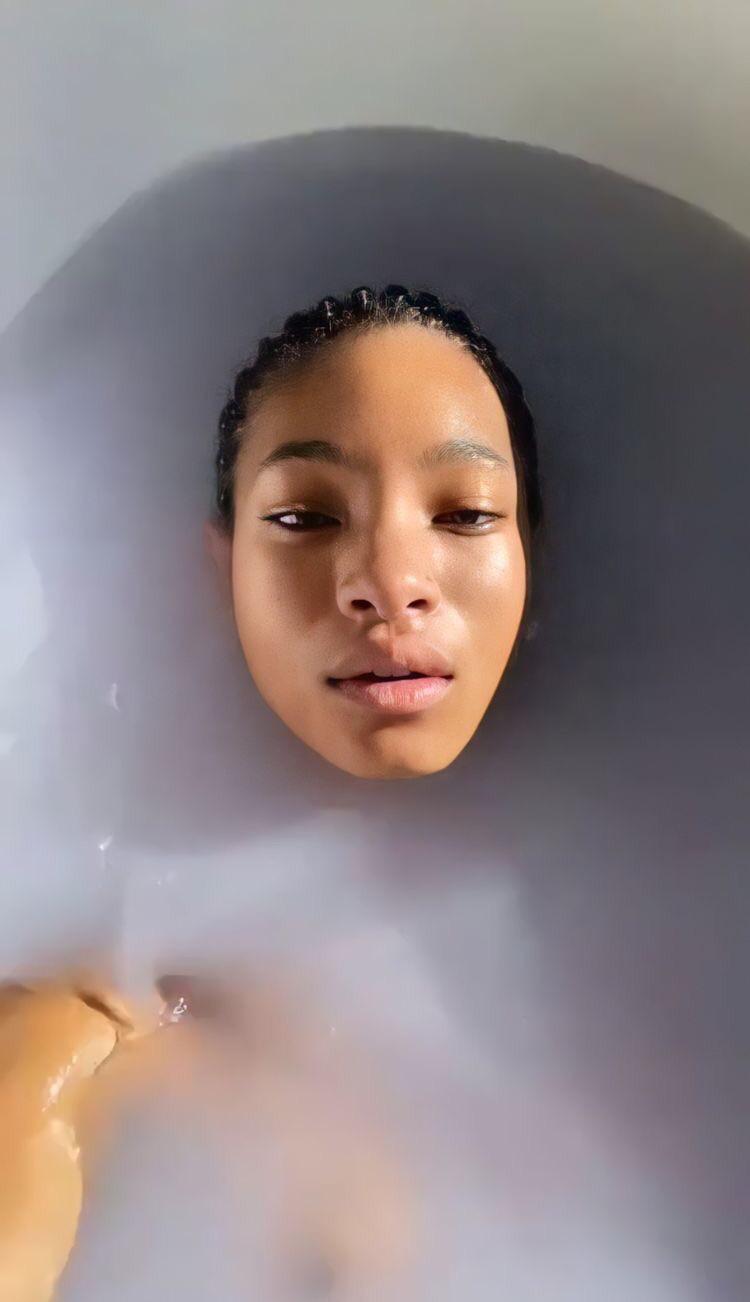 Willow Smith | Scrolller