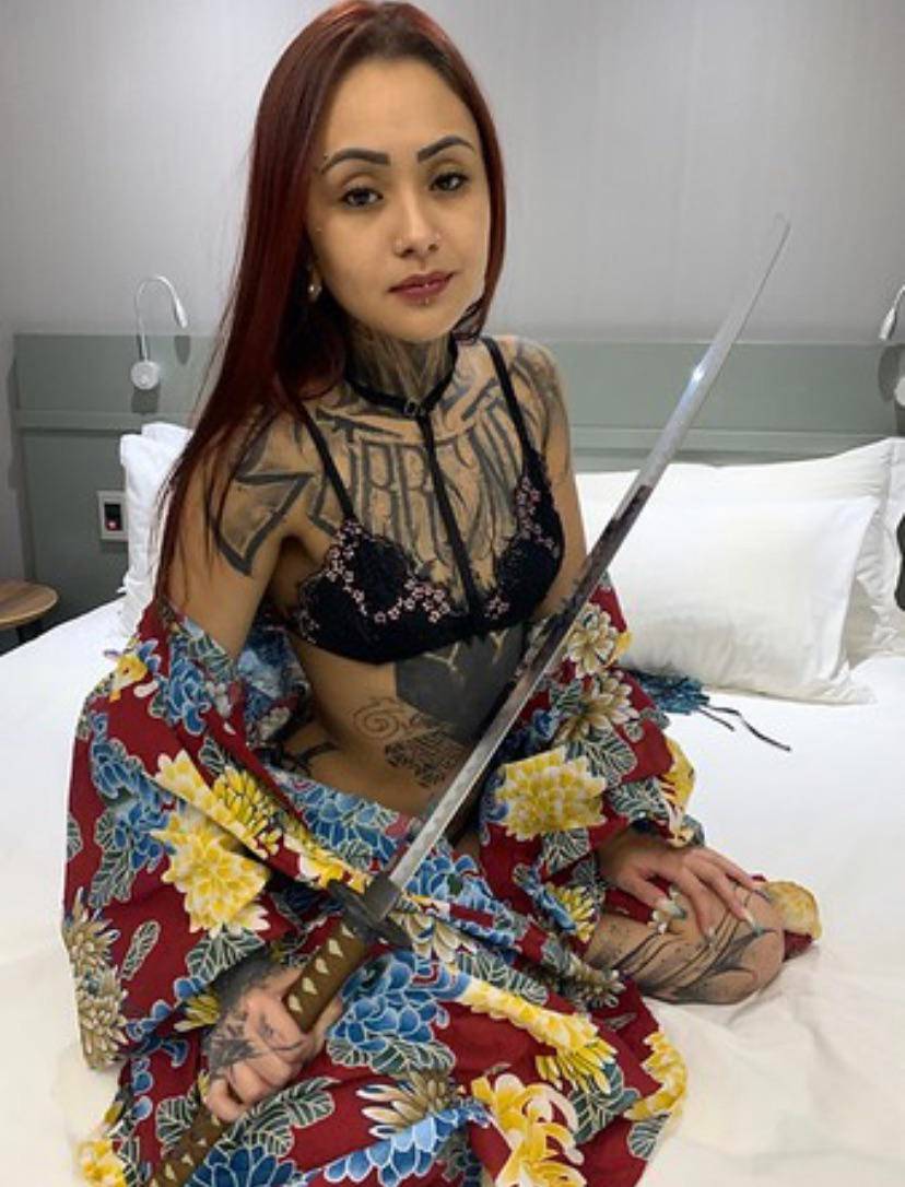 Can I dominate you? 😘 | Scrolller