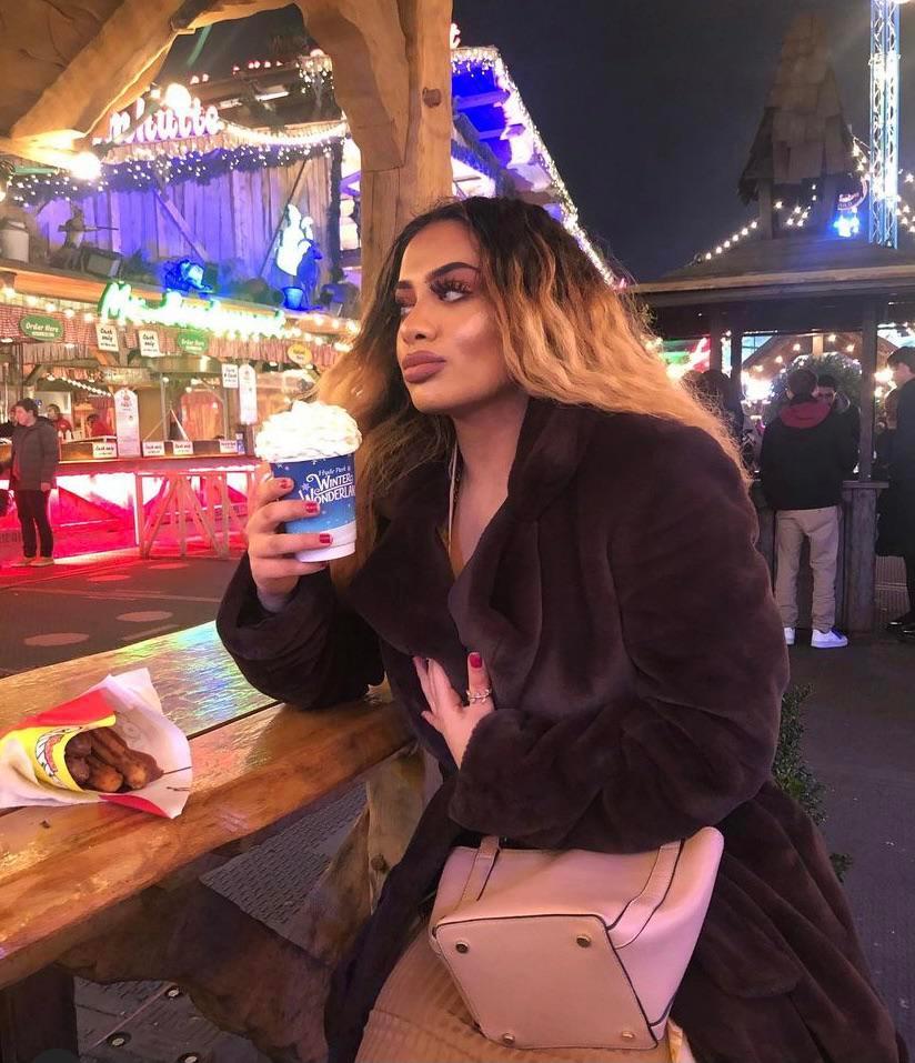 I love to dress as a woman it makes me feel special 👩 😀😊 | Scrolller