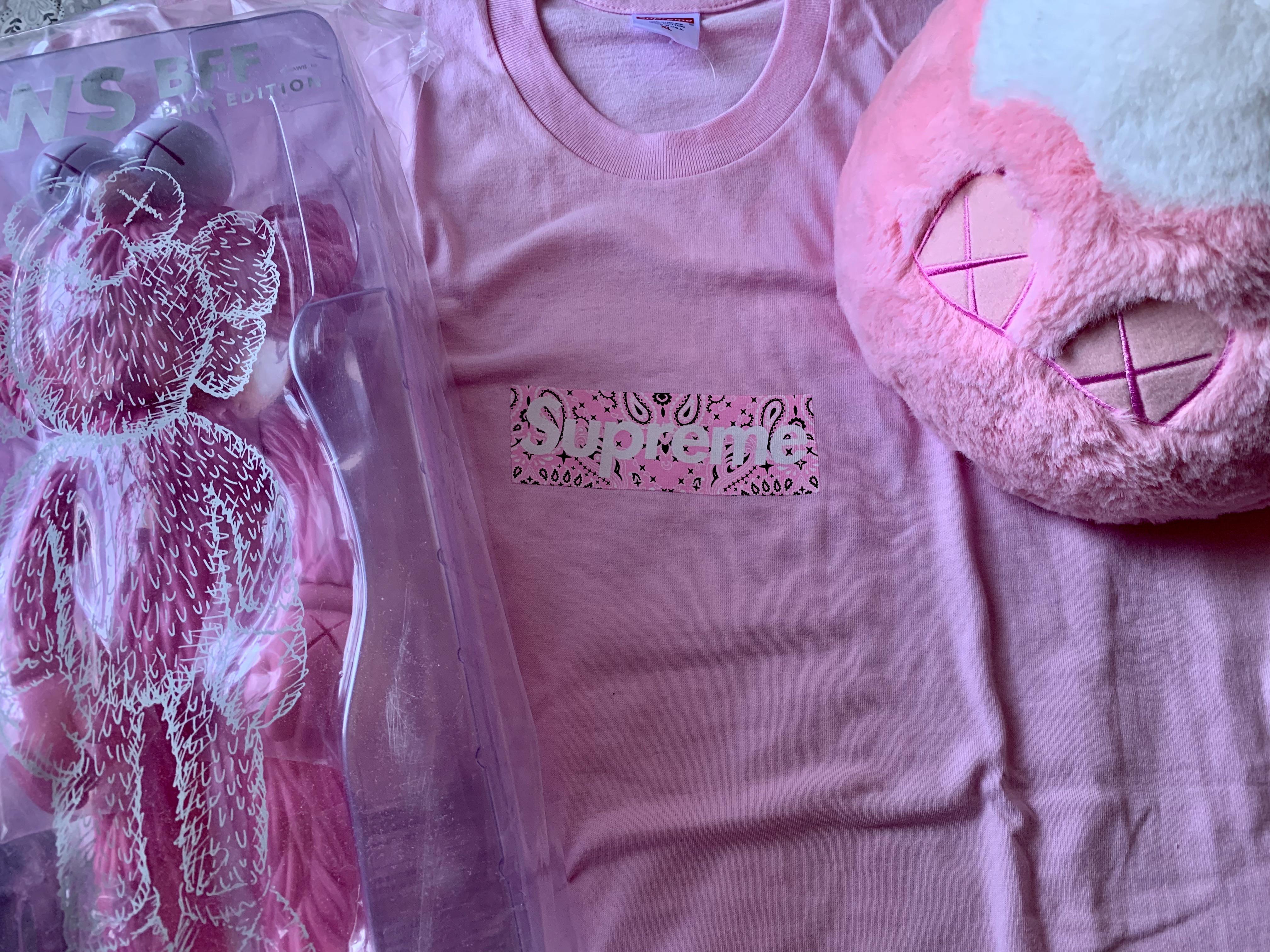 wish I had more pink kaws! | Scrolller