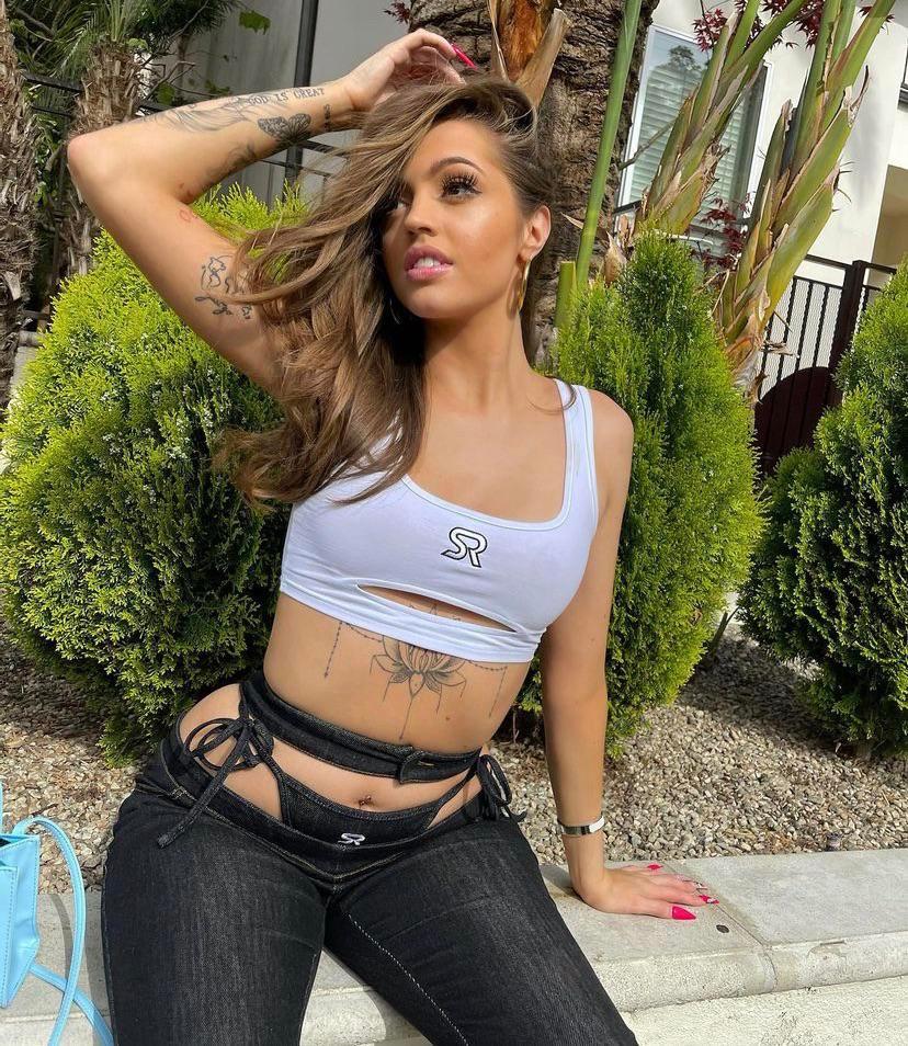 Woah Vicky | Scrolller