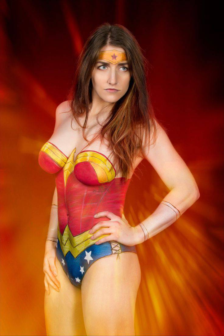 Wonder Woman body paint | Scrolller