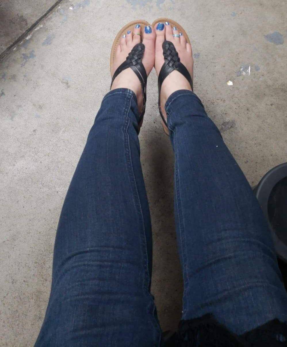 Work feet😝 | Scrolller