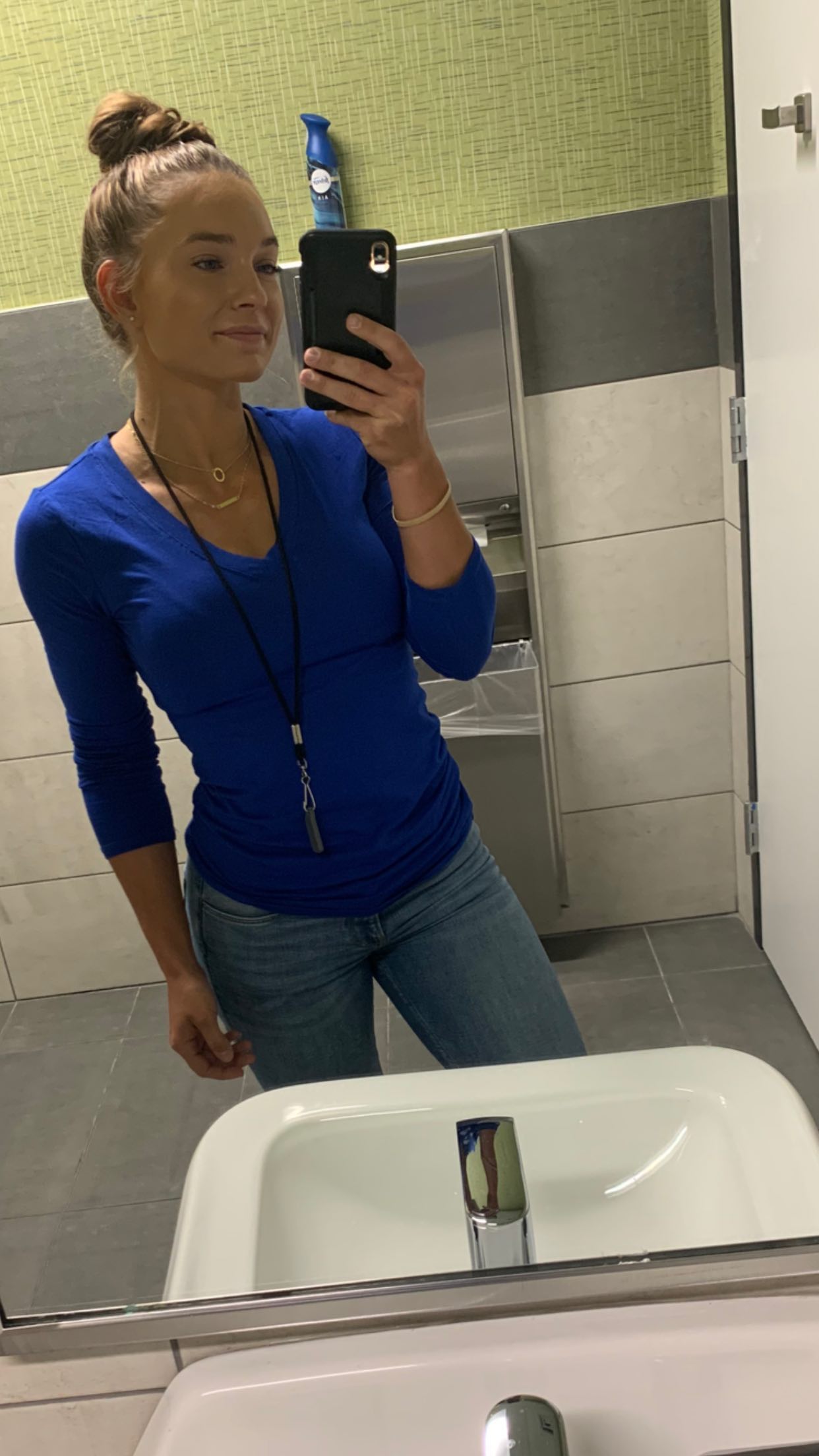 Work Selfie | Scrolller