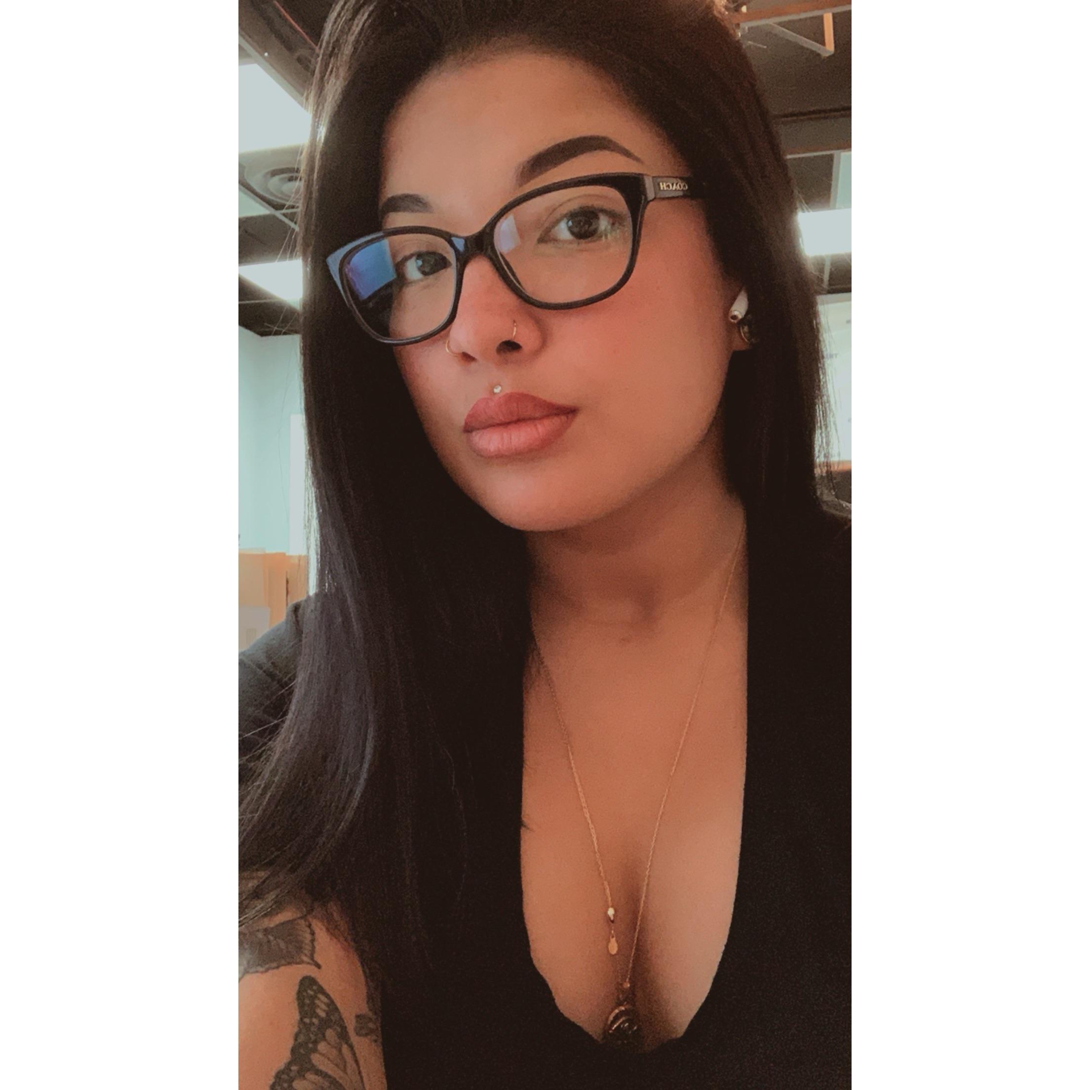 work selfie 🤳🏽 F27 | Scrolller