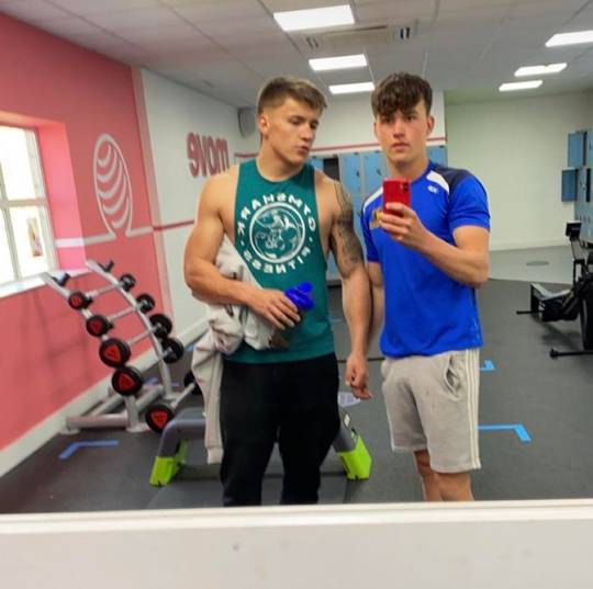 Workout buddies | Scrolller