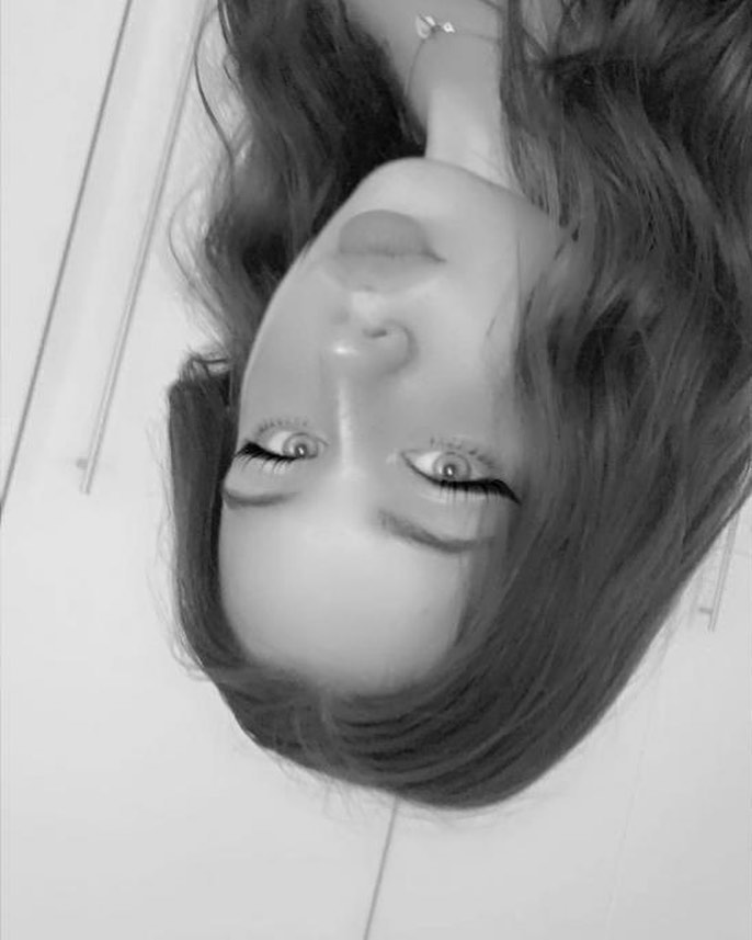 Would you cum on my New make up 😝? Rp or Tribute are allowed😋 | Scrolller