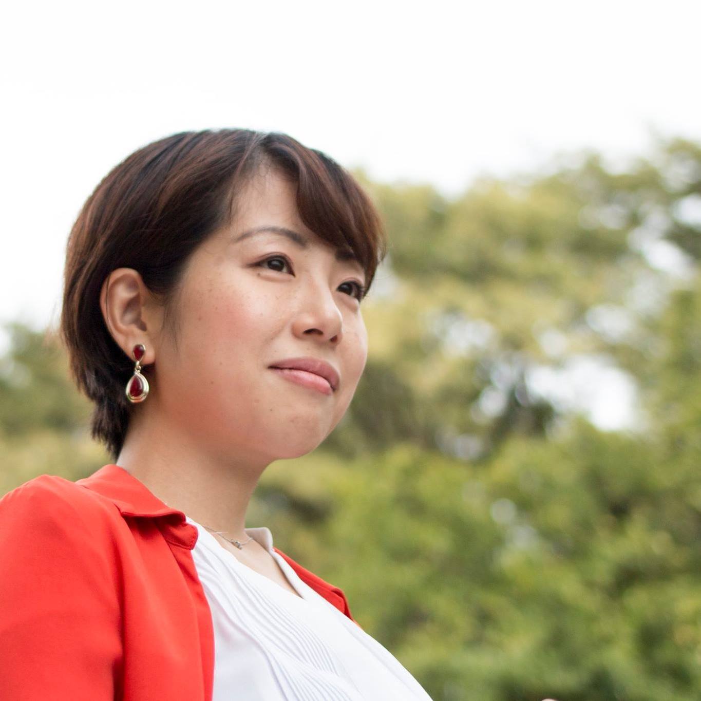 Would you date my new assistant? | Scrolller