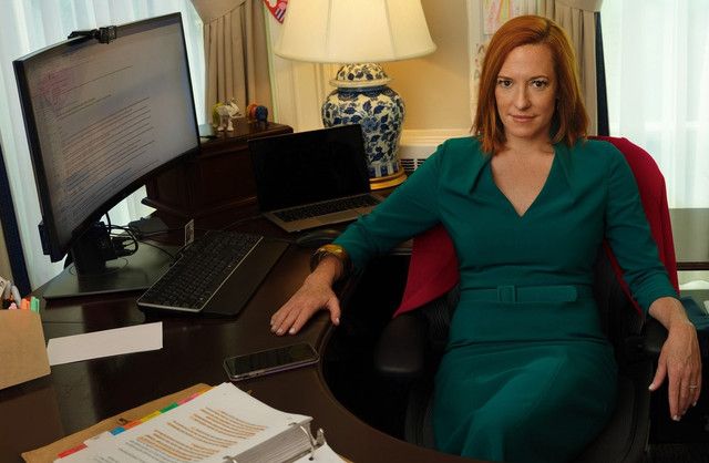 Would you join her cam show? | Scrolller