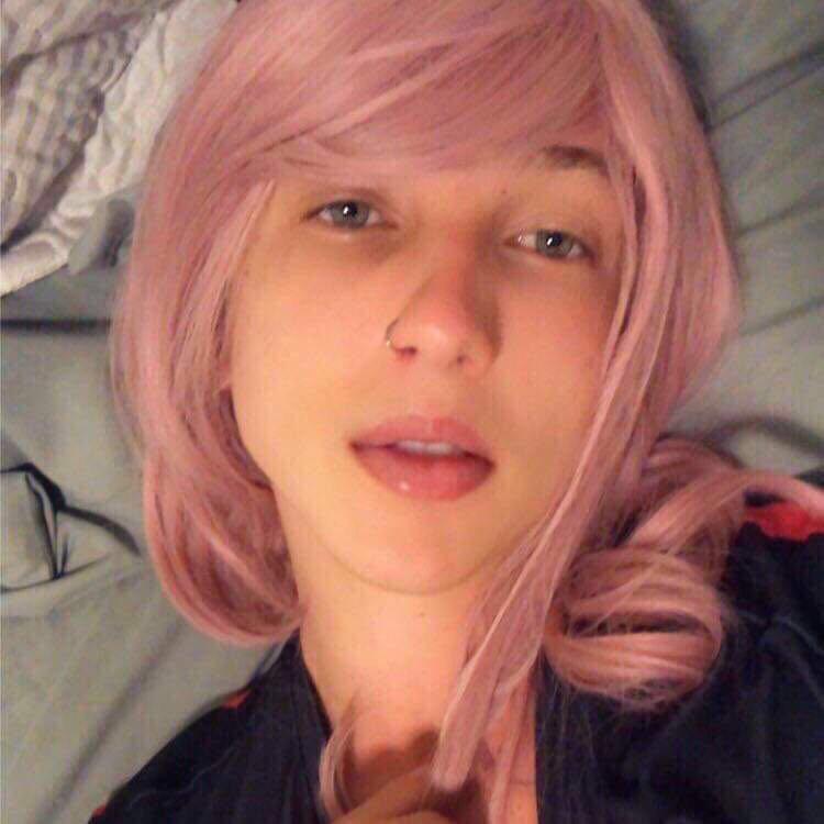 Would you kiss a girly boy?😙 | Scrolller