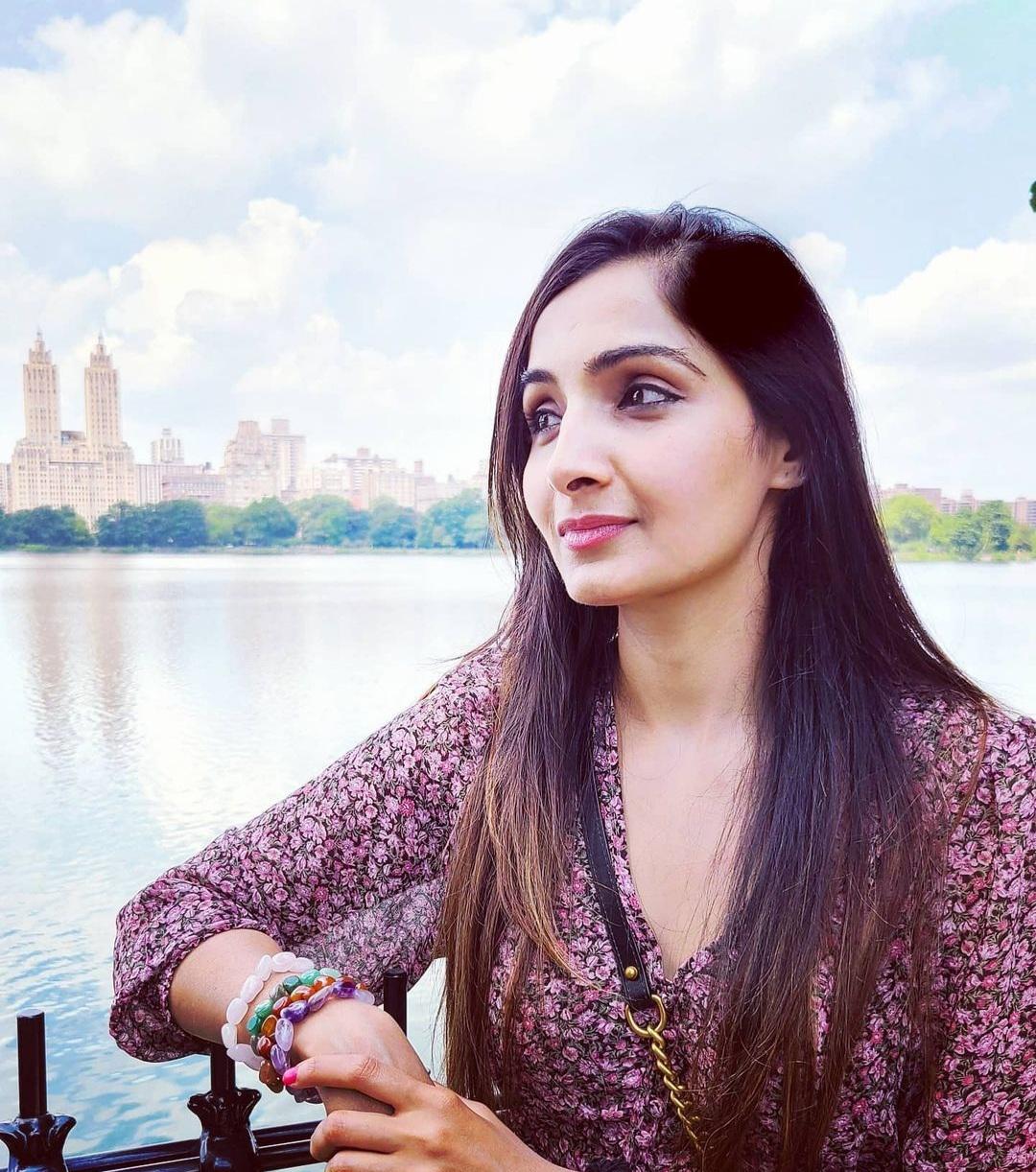 Would you like for my wife to drain your balls? | Scrolller