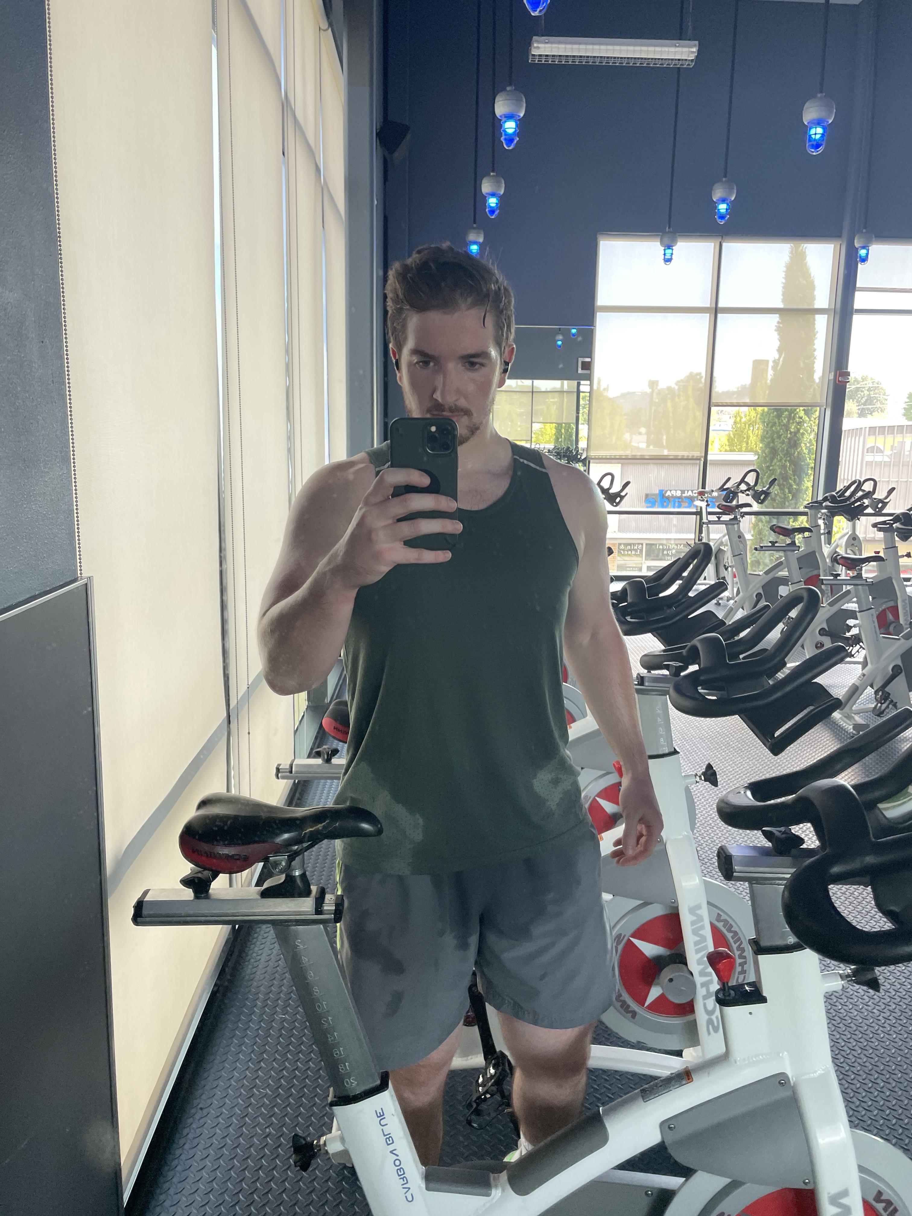 Would you smile back at me? 27M | Scrolller