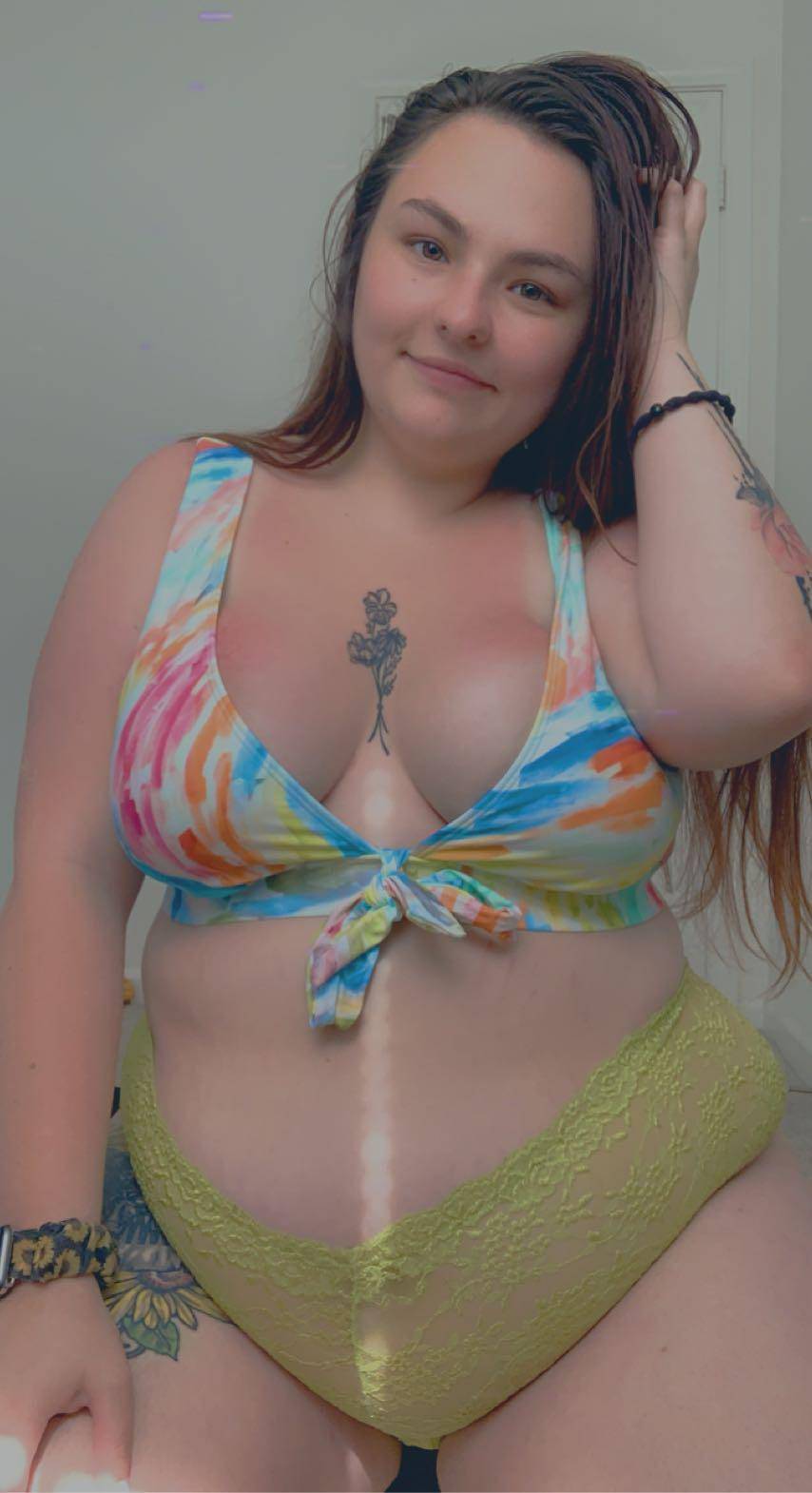 Ya pale girl got herself a sunburn 🥵 😇 | Scrolller