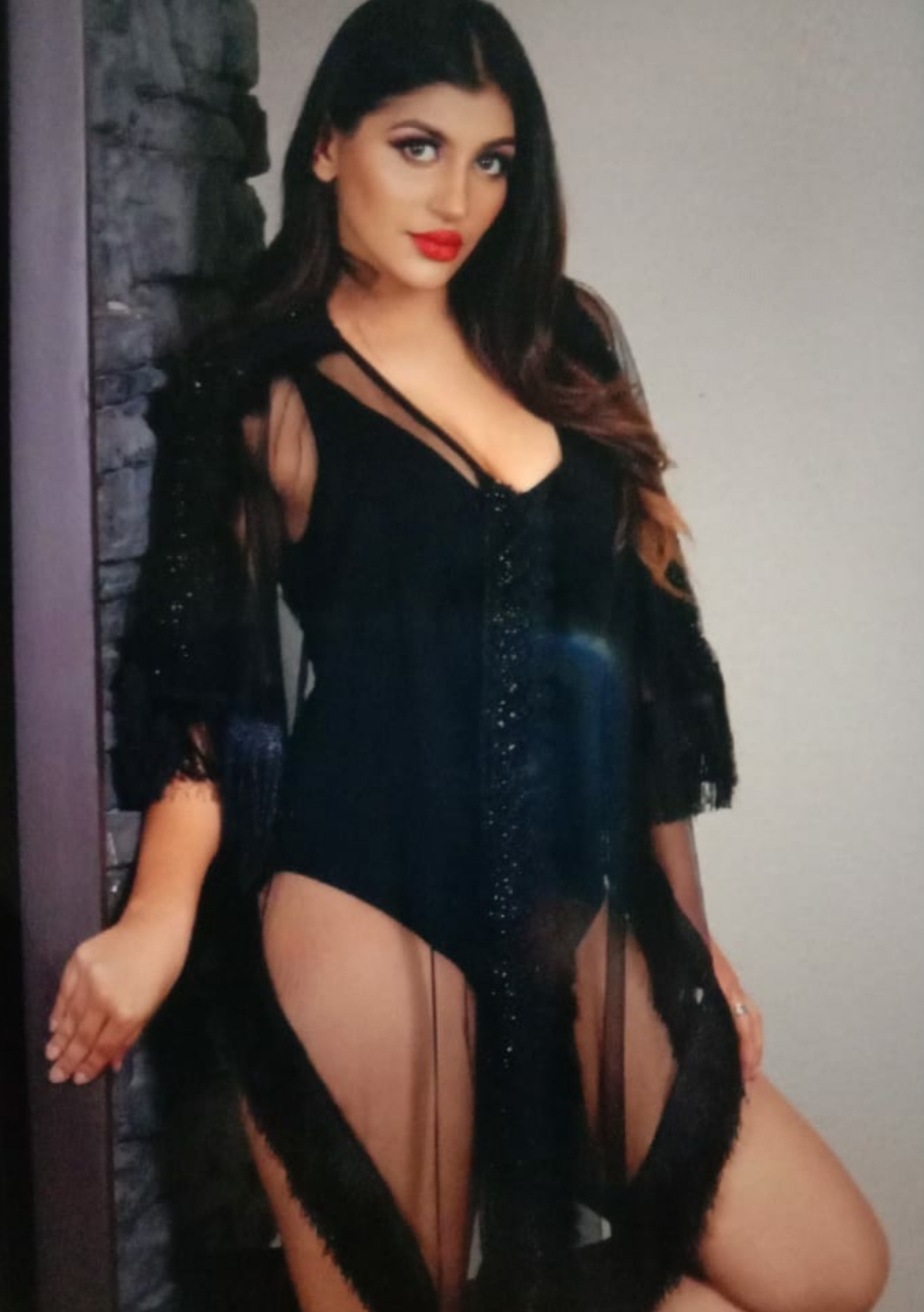 Yashika thunder thighs | Scrolller