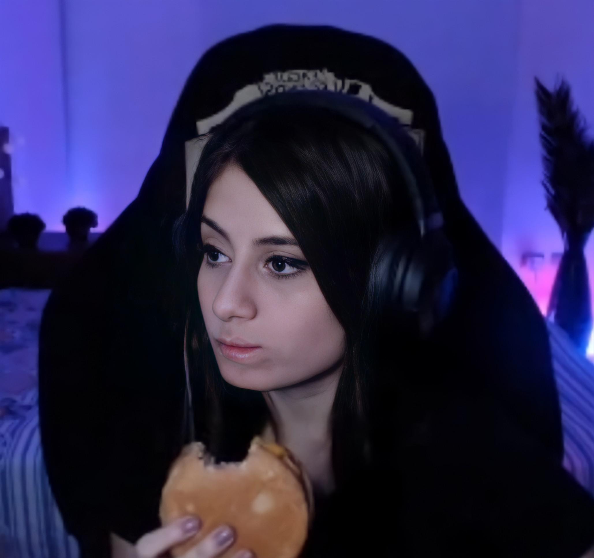 Yayah Burguinho em 4k | Scrolller