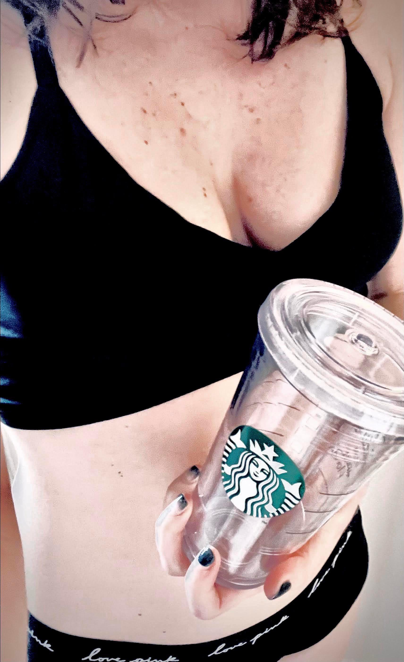 Yeah, I wore this to Starbucks 😏 | Scrolller