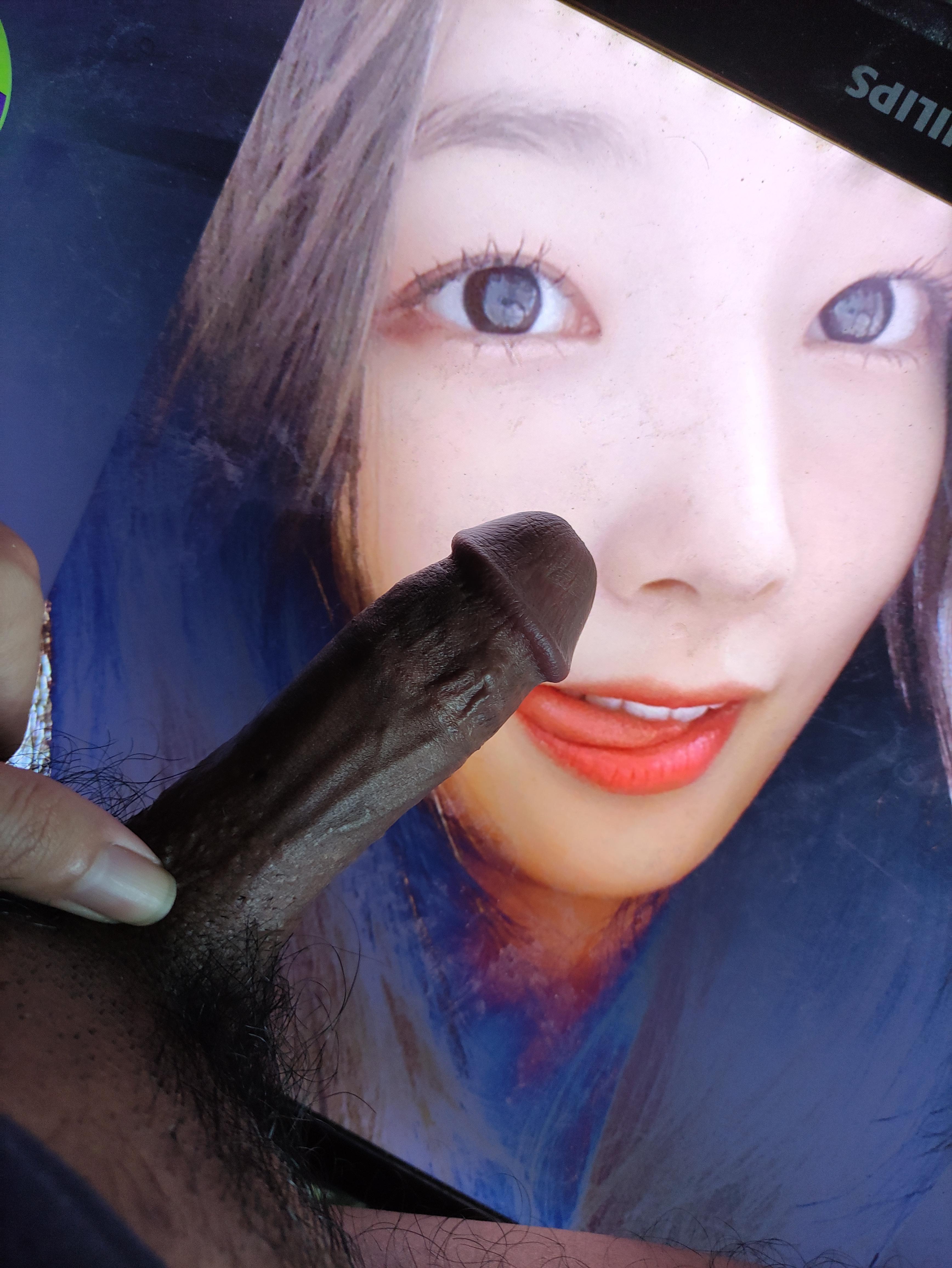 Yeonhee rocket punch | Scrolller