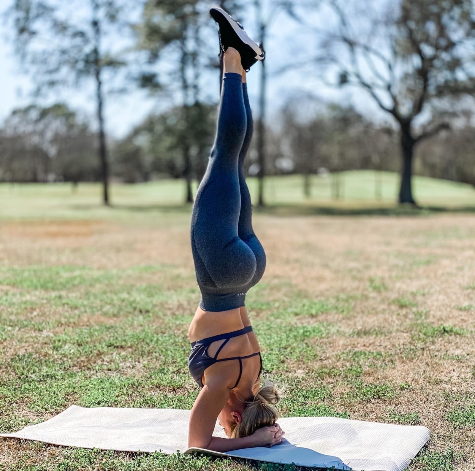 Yoga Headstand | Scrolller