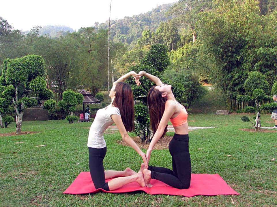 Yoga Outdoors | Scrolller