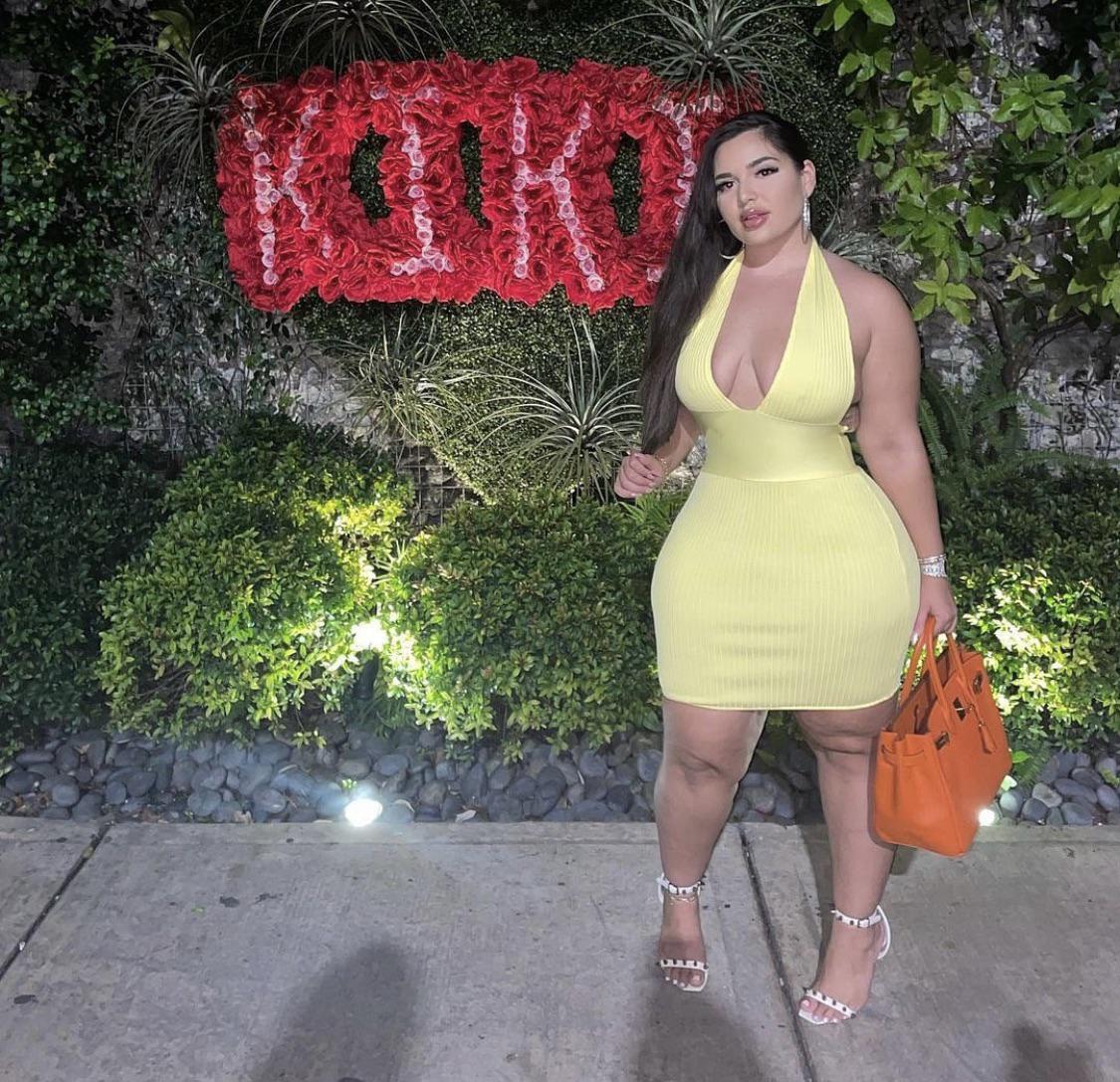 You can tell it’s wide from the front | Scrolller