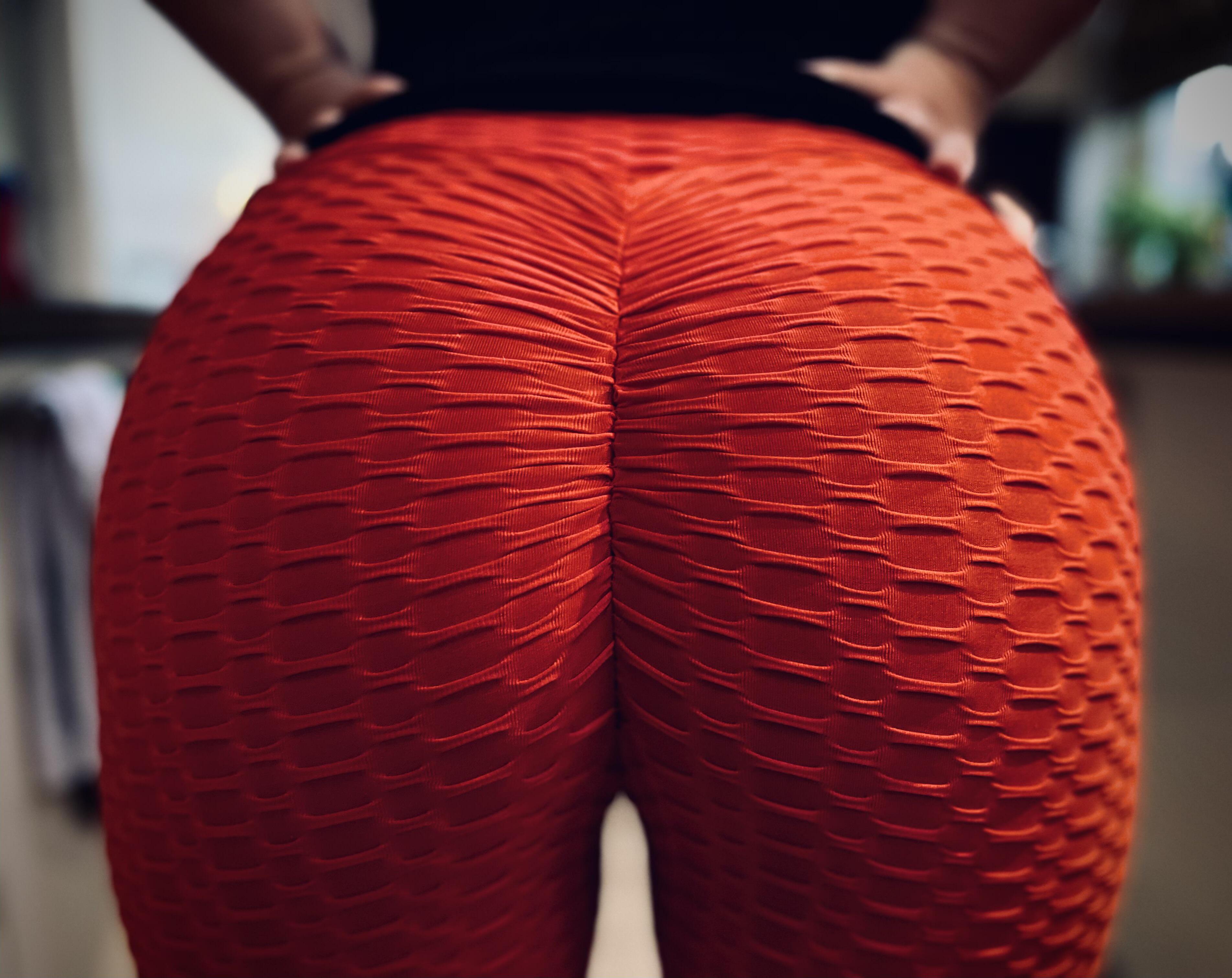 You like my scrunch butt pants? [OC] | Scrolller